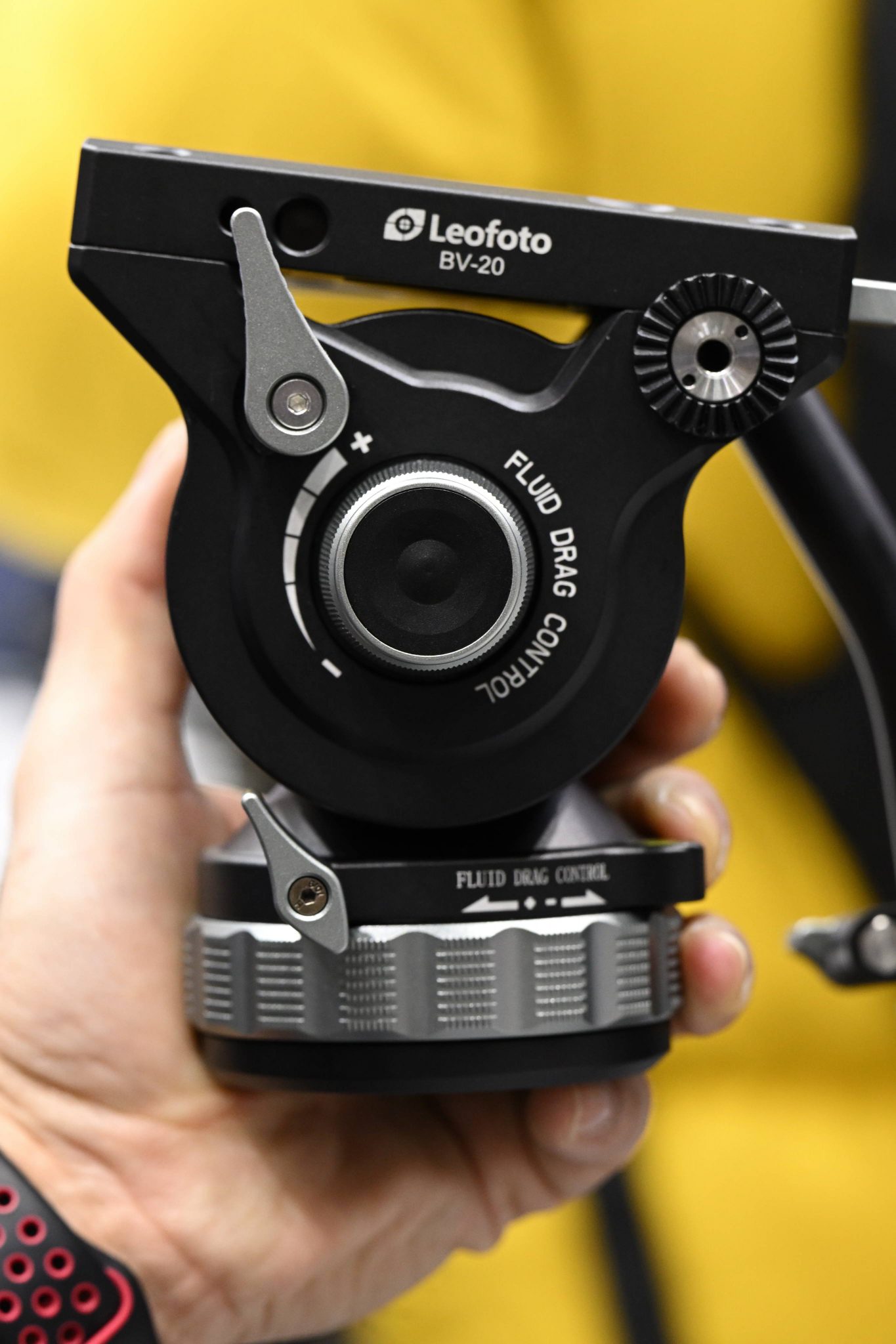 Leofoto BV-30 & BV-20 Fluid Head Tripods - Newsshooter