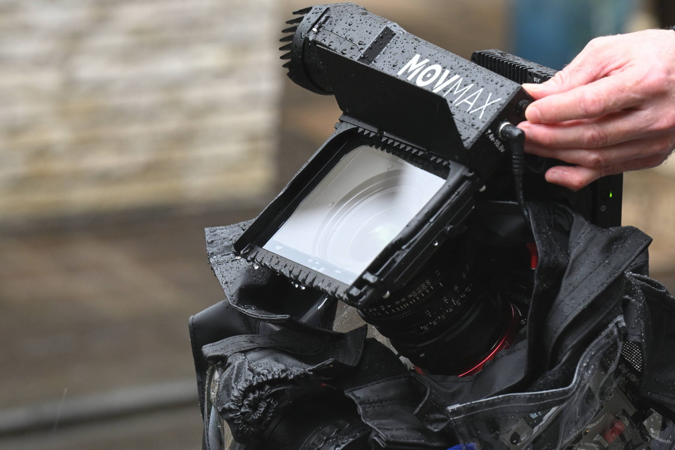 Movmax Hurricane Rain Deflector 50 79 - Newsshooter