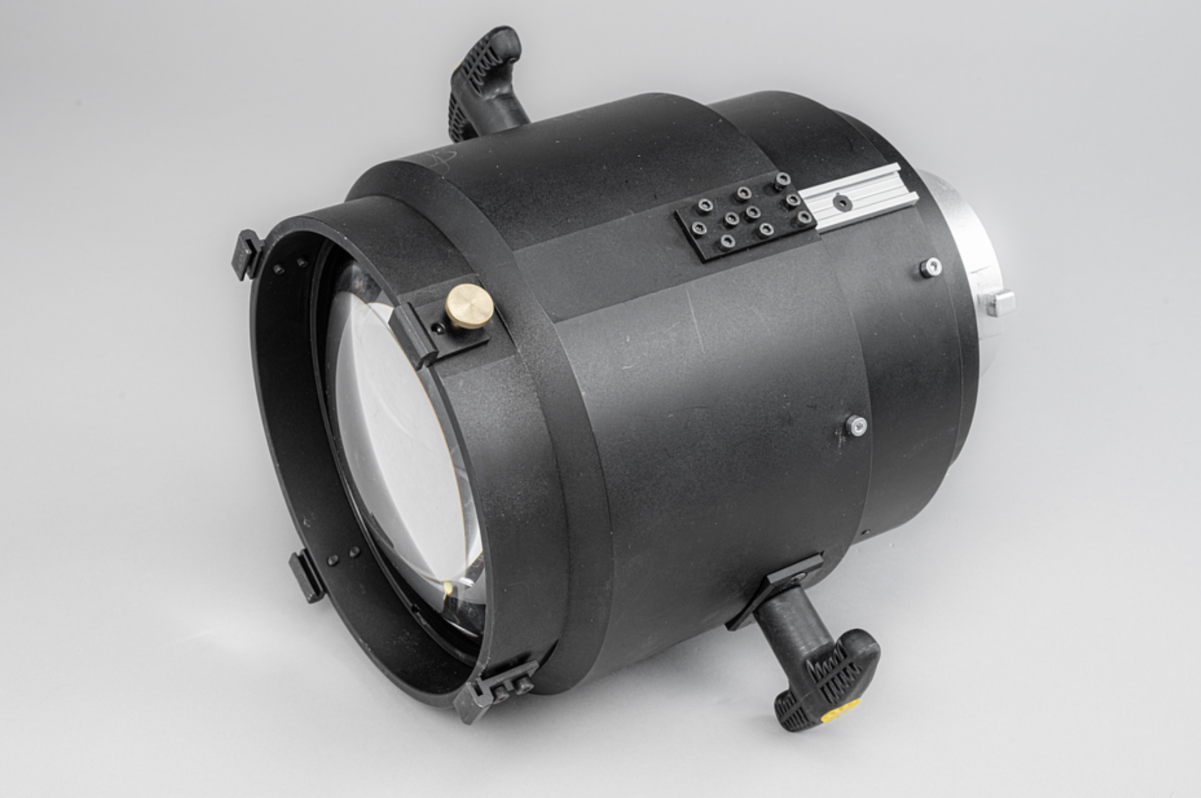 dedolight optics for Prolycht RGBACL lights - Newsshooter