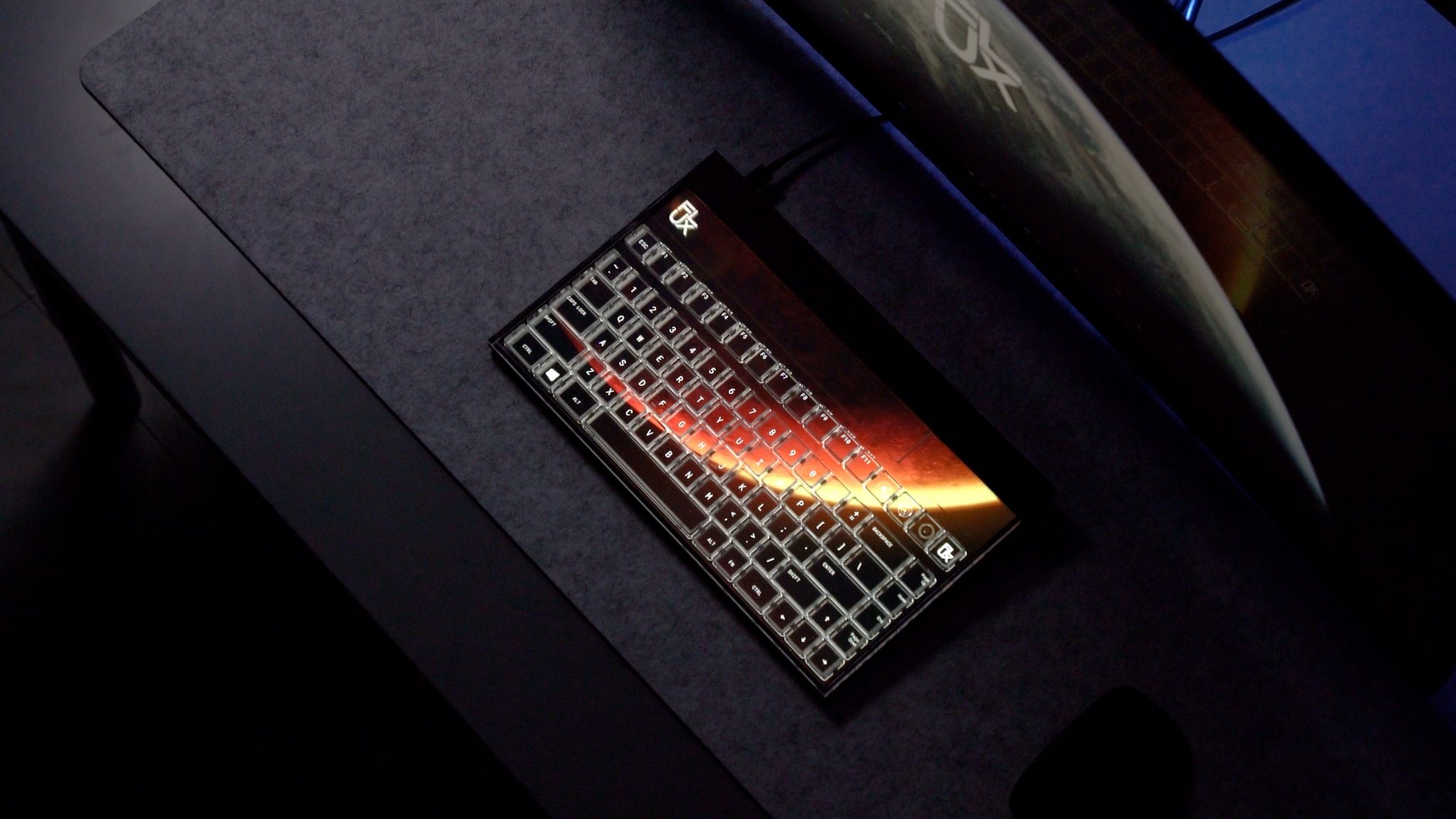 Flux Keyboard - A transparent keyboard with integrated display that ...