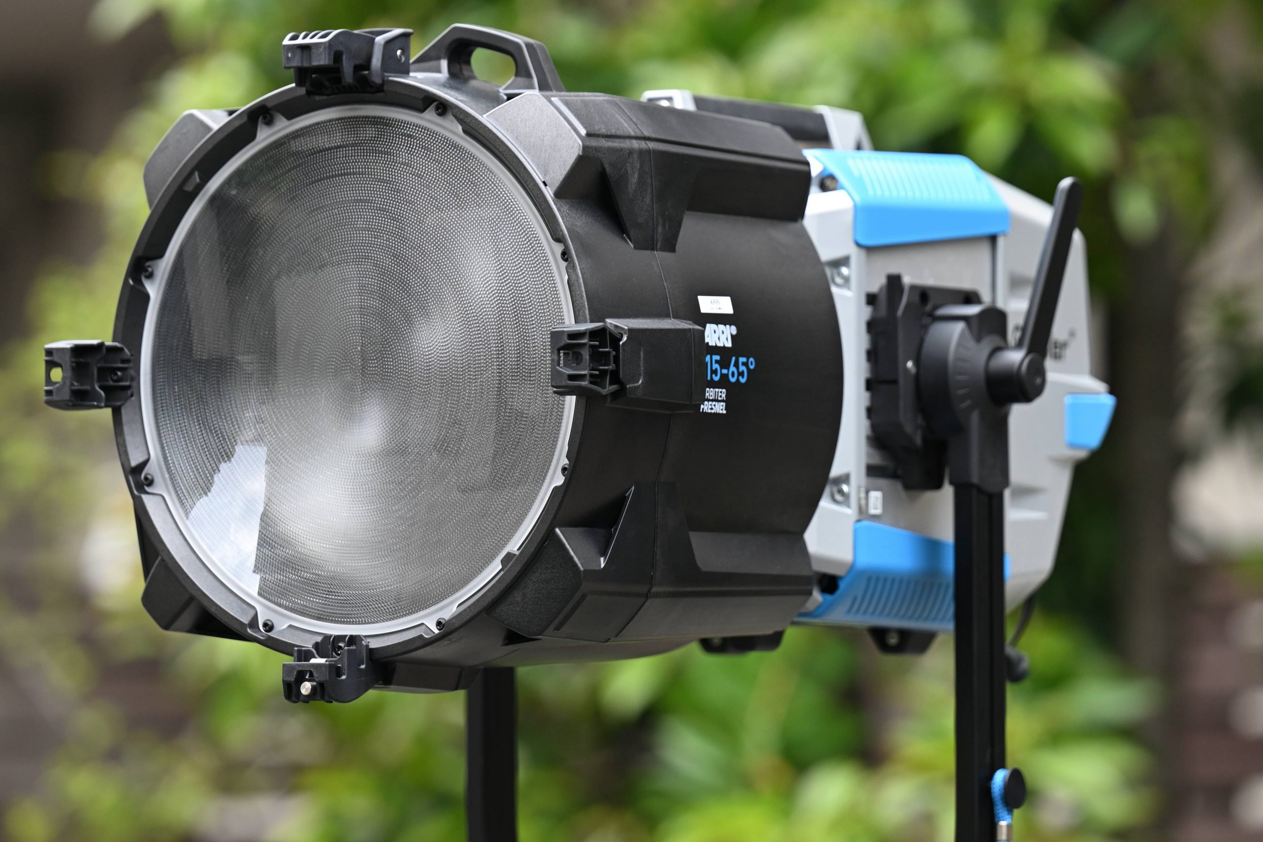 ARRI Orbiter Fresnel 05 - Newsshooter