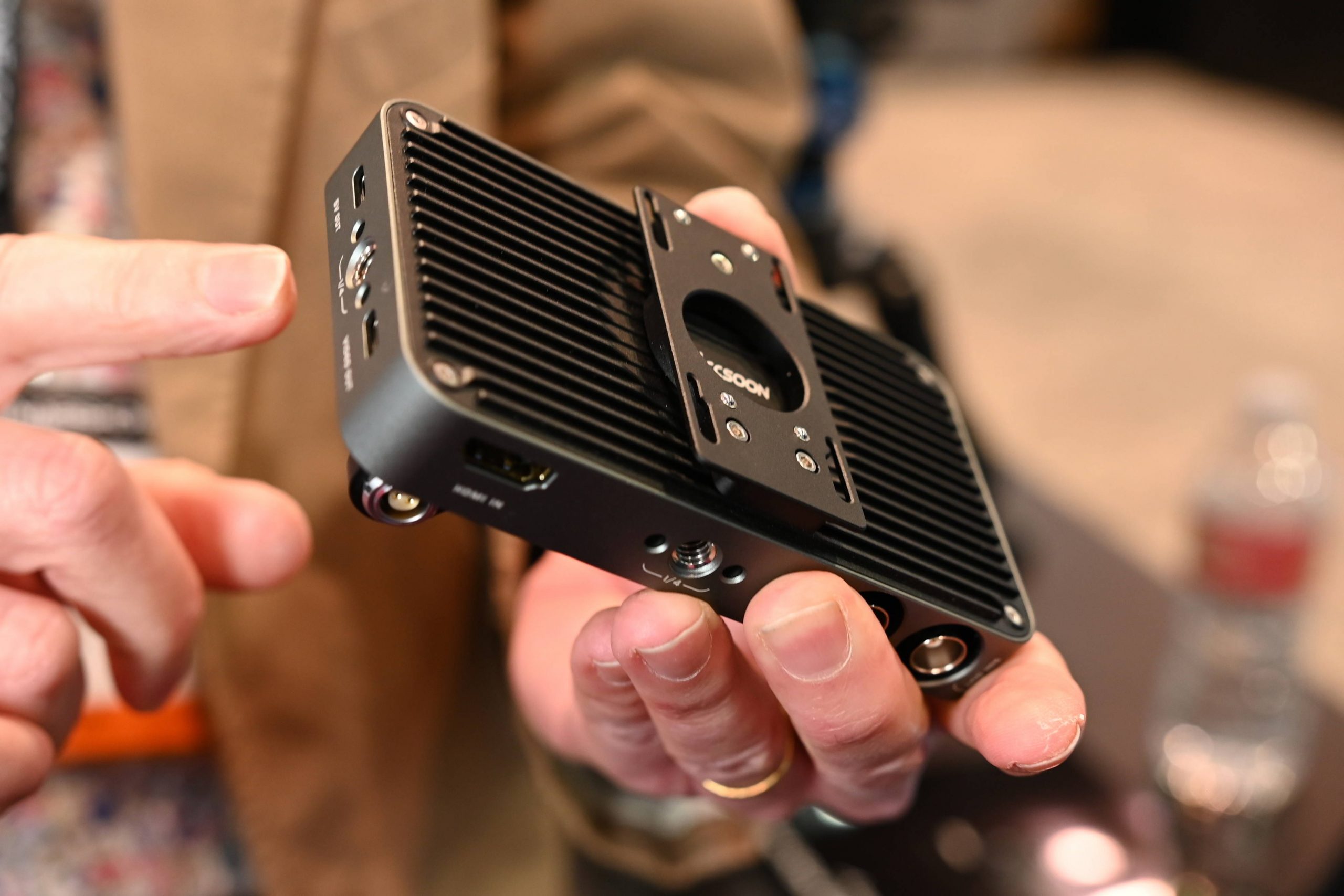 Accsoon SeeMo Pro SDI First Look at NAB 2023 - Newsshooter