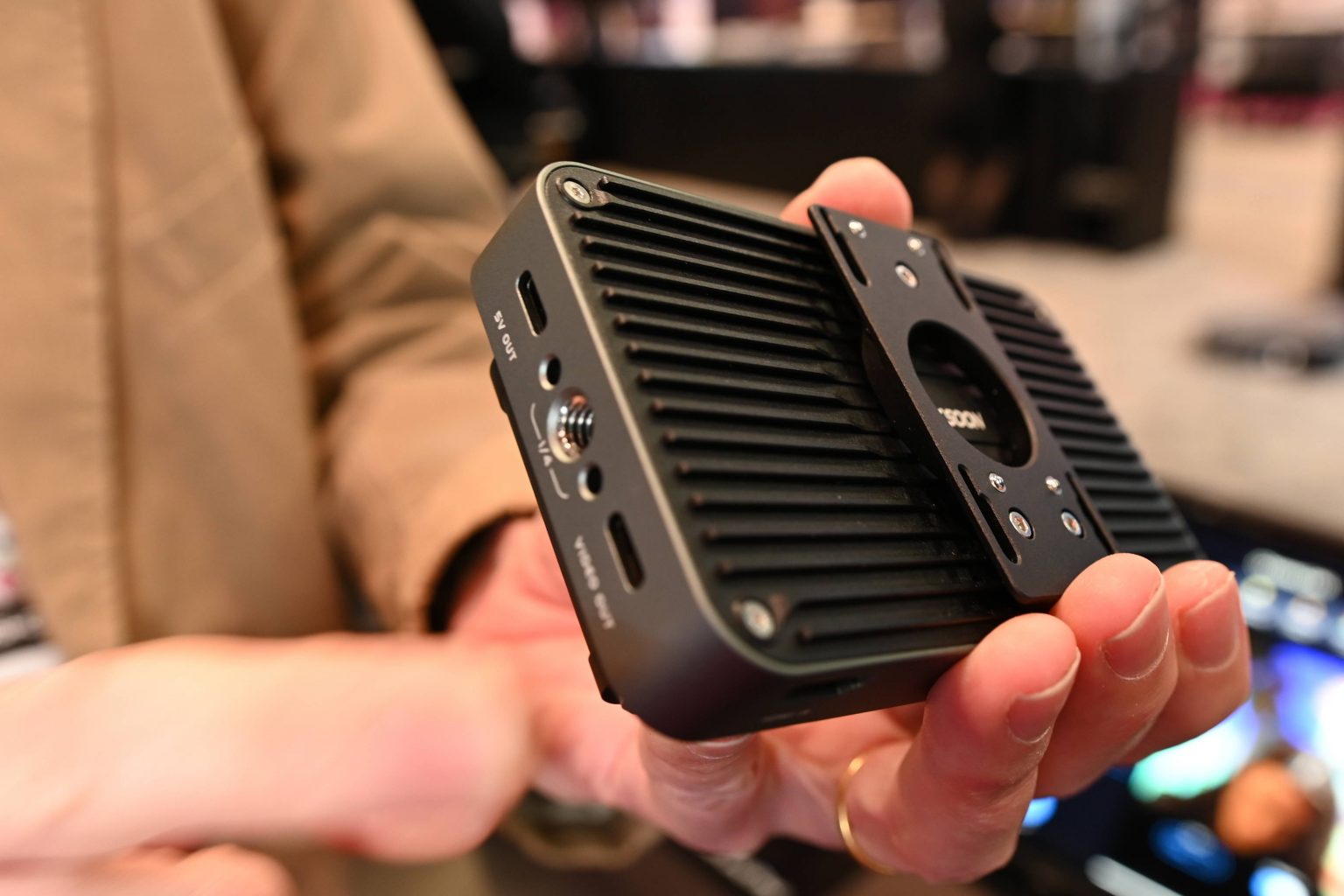 Accsoon SeeMo Pro SDI First Look at NAB 2023 - Newsshooter