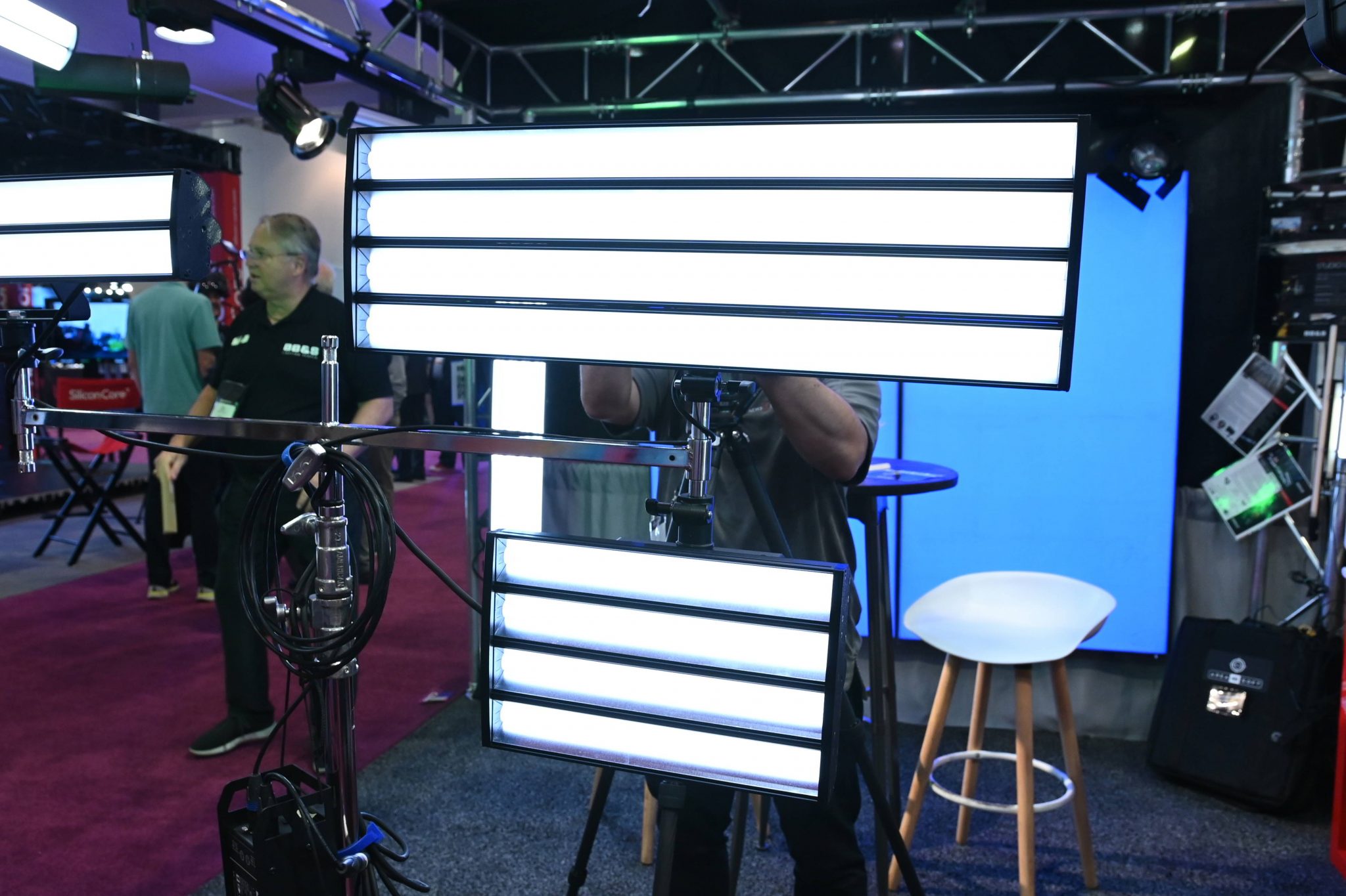 BB&S Reflect 4-Bank Remote Phosphor System - Newsshooter