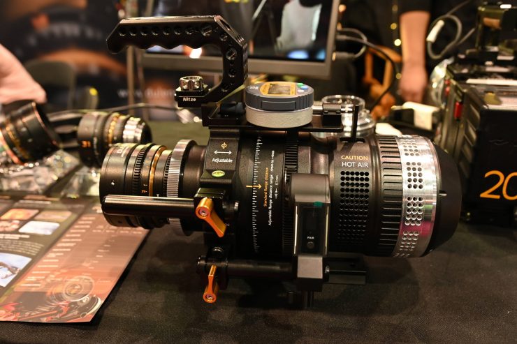 DULENS MF60 Lens Projector - Newsshooter