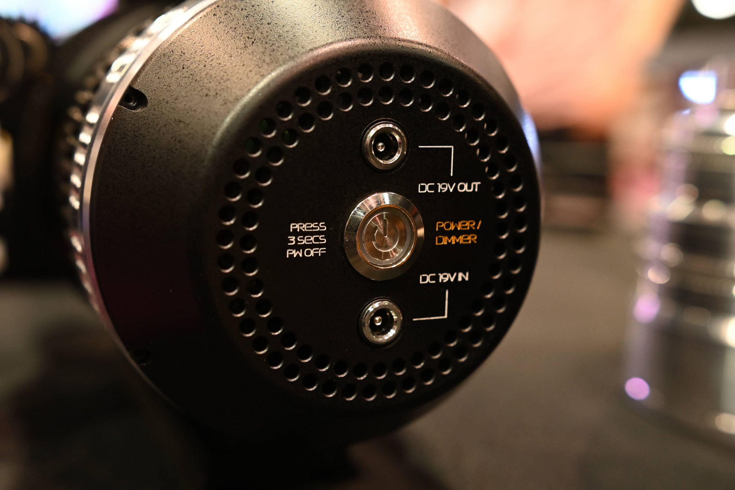 DULENS MF60 Lens Projector - Newsshooter