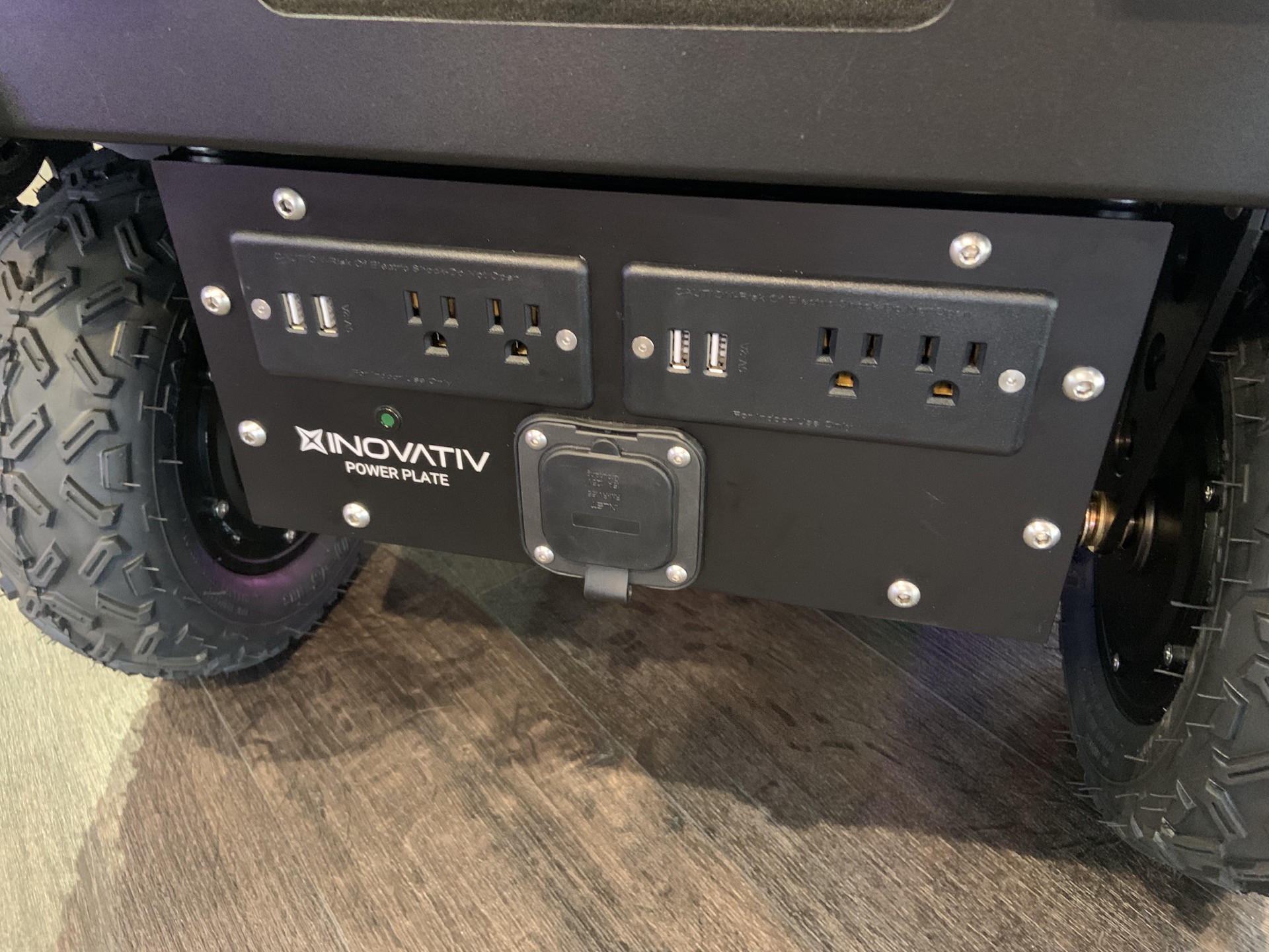 INOVATIV Motorized Apollo Workstation Cart - Newsshooter