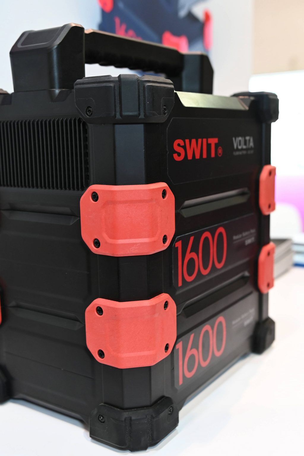 SWIT Volta Modular Cine Floor Battery - Newsshooter