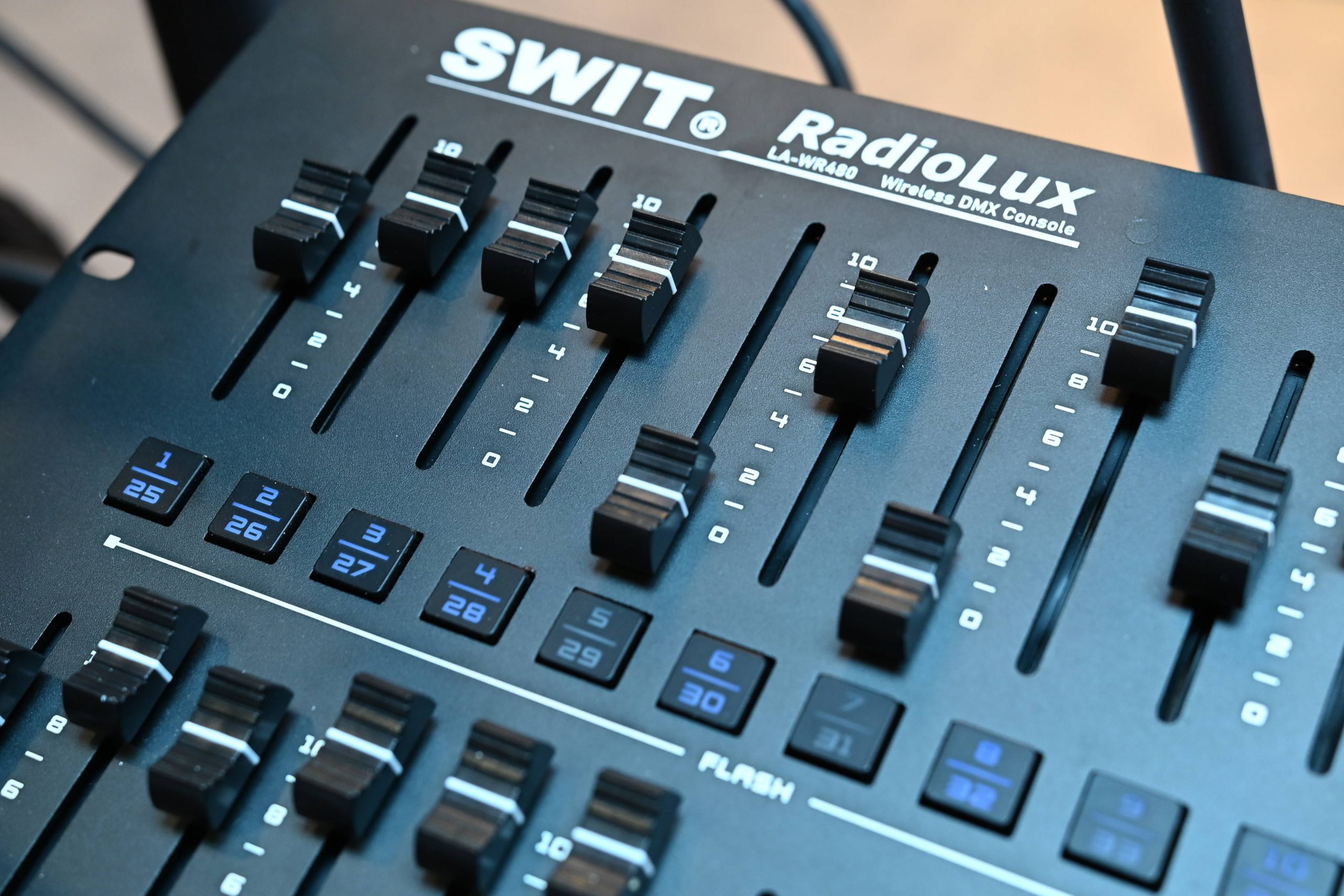 SWIT 955 - Newsshooter