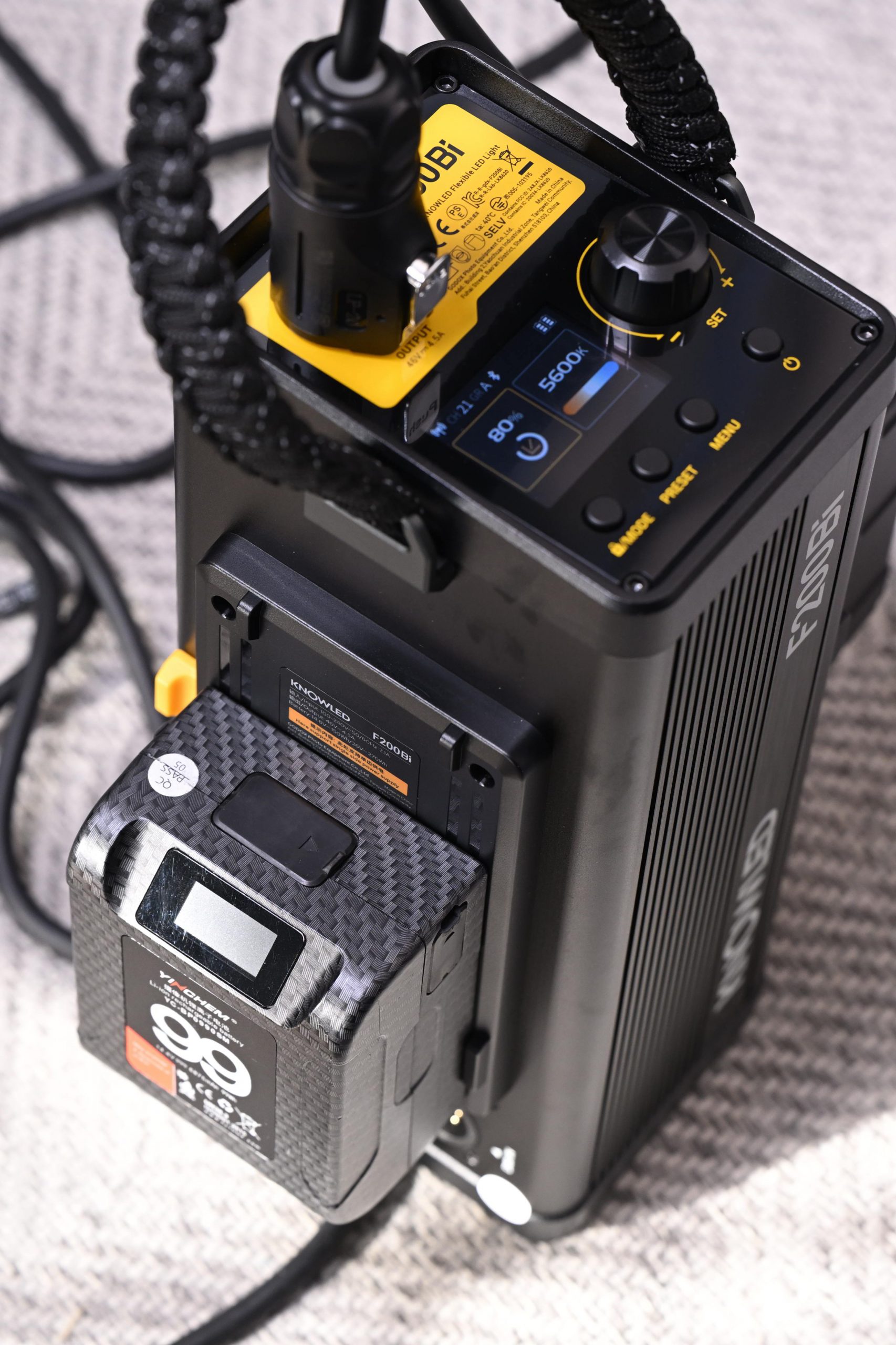 Godox KNOWLED F200Bi 04 - Newsshooter