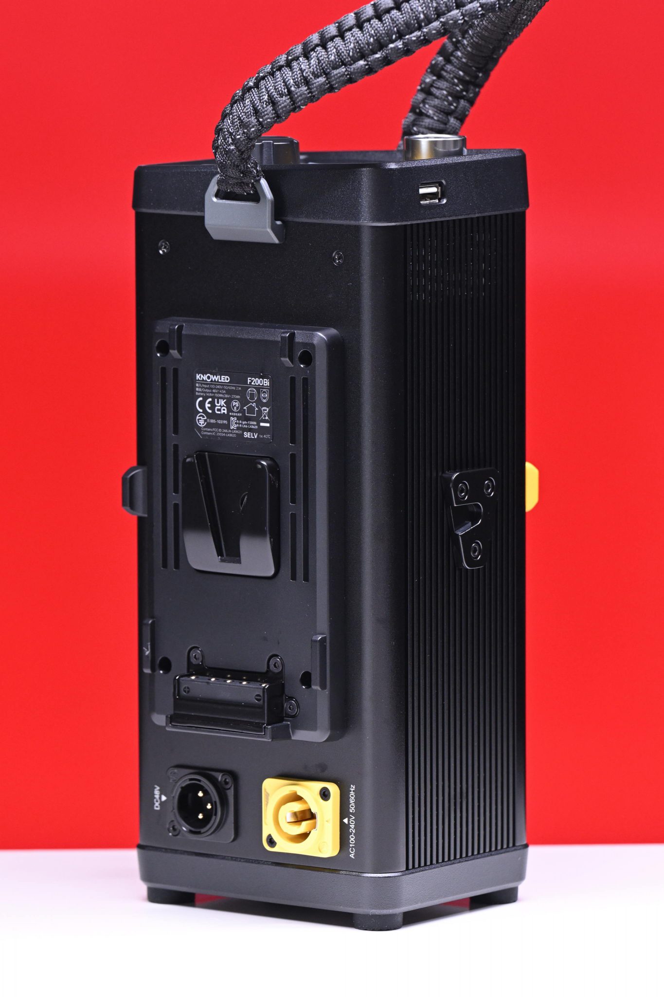 Godox KNOWLED F200Bi 08 1 - Newsshooter