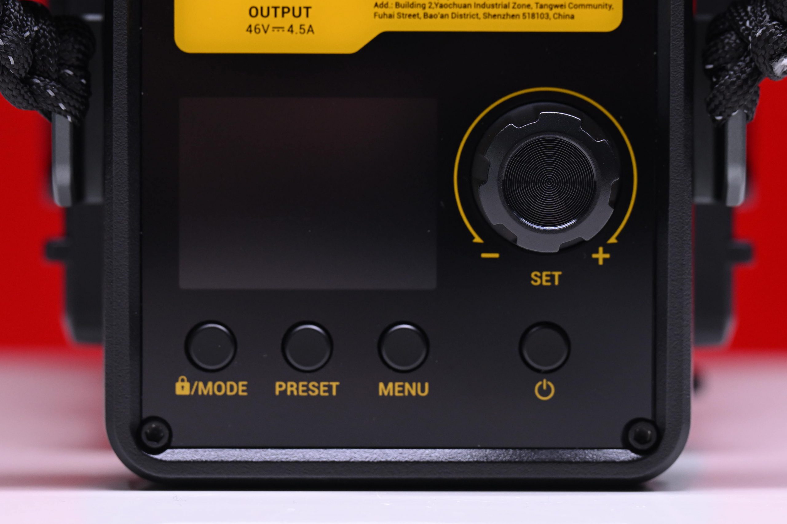 Godox KNOWLED F200Bi 18 - Newsshooter