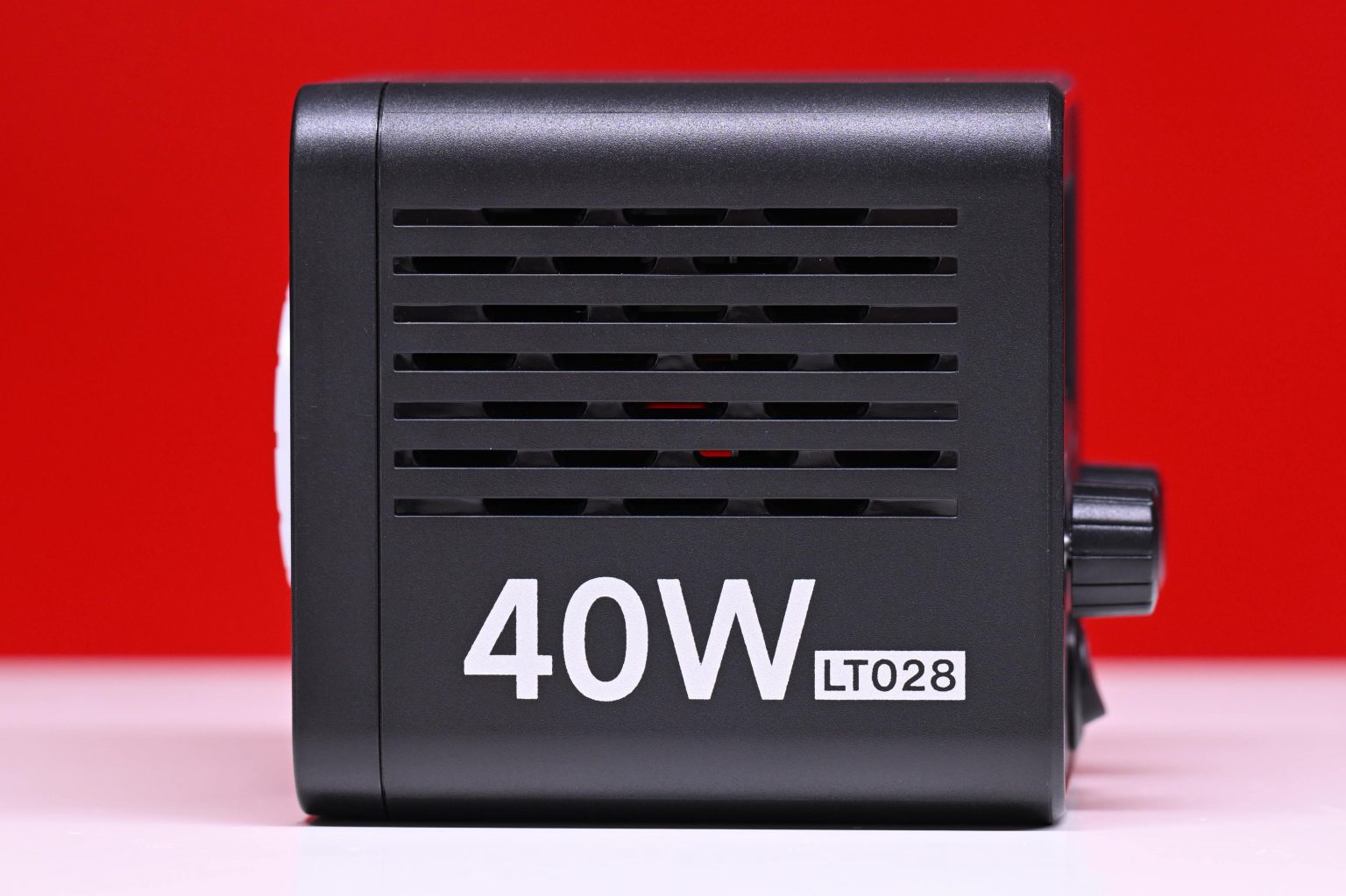 Ulanzi LT028 40W Portable LED Video Light Review - Newsshooter