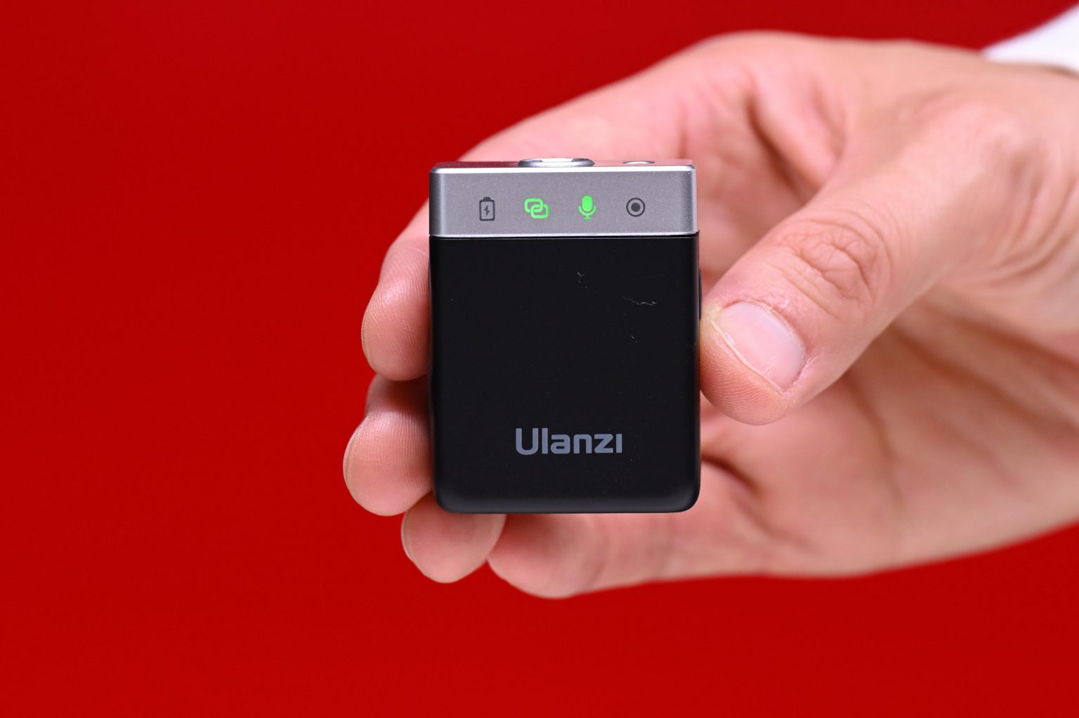 Ulanzi U Mic AM18 Wireless Pro Microphone 46 - Newsshooter