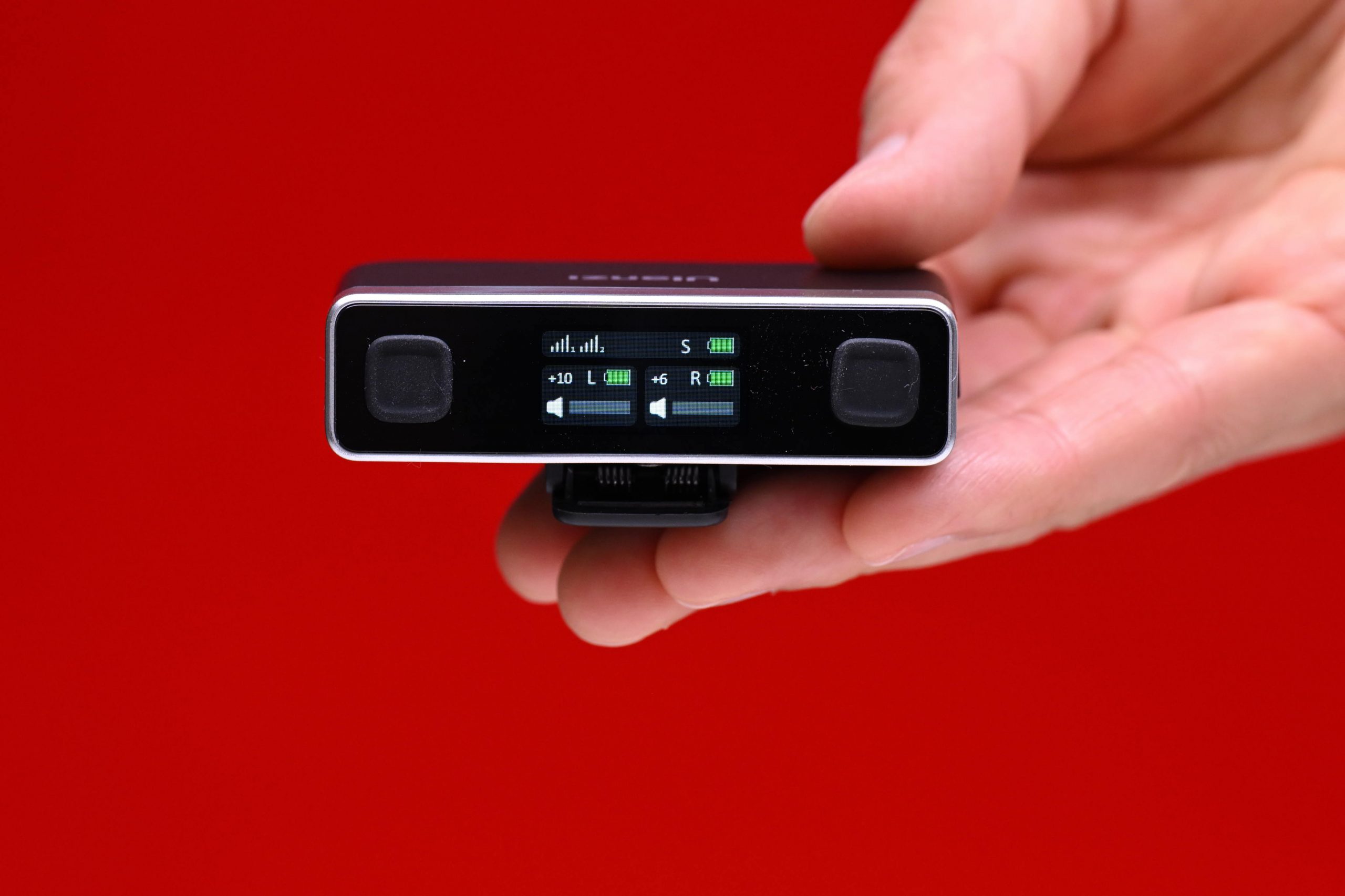 Ulanzi U Mic AM18 Wireless Pro Microphone 53 - Newsshooter