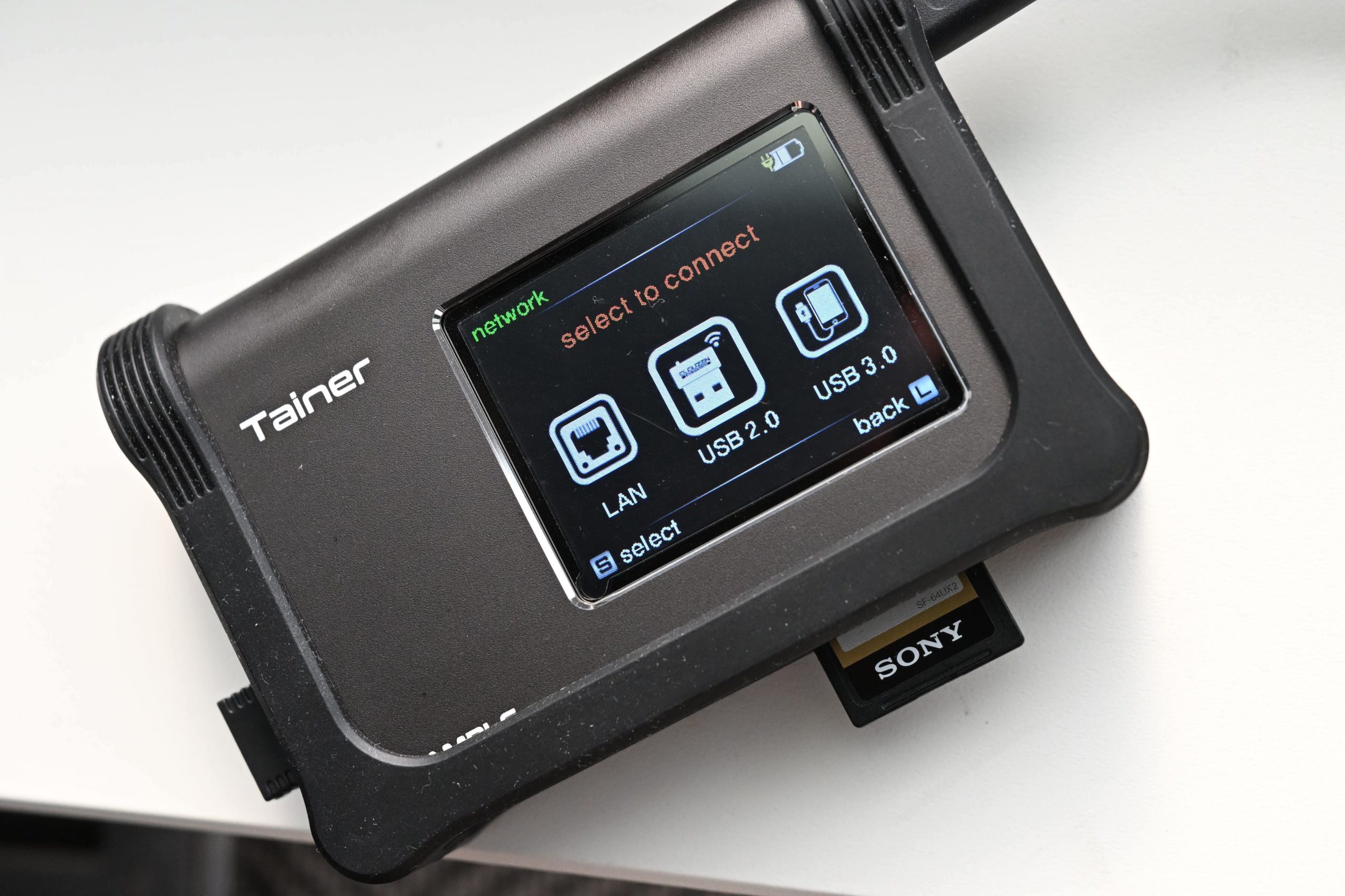 ClouZen Tainer 38 01 - Newsshooter