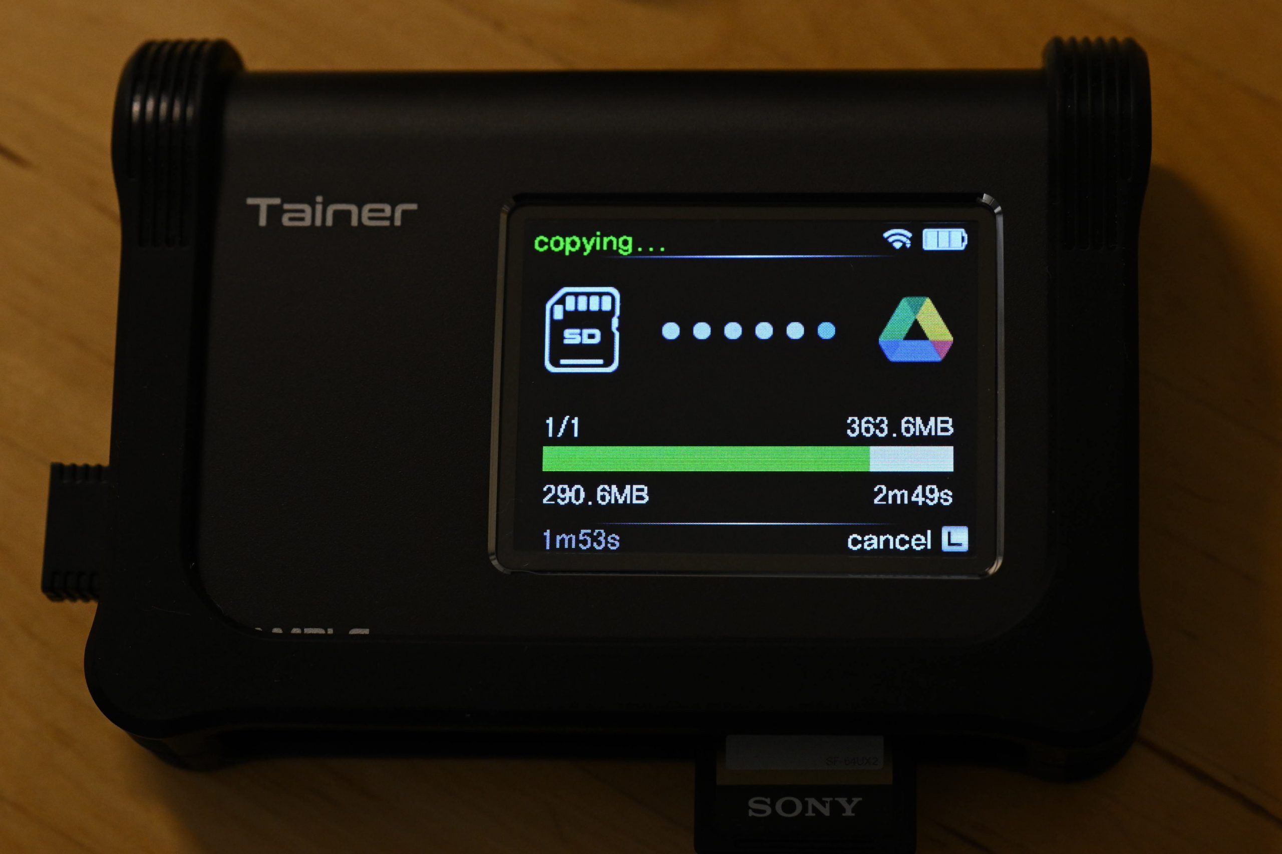 ClouZen Tainer 42 04 - Newsshooter