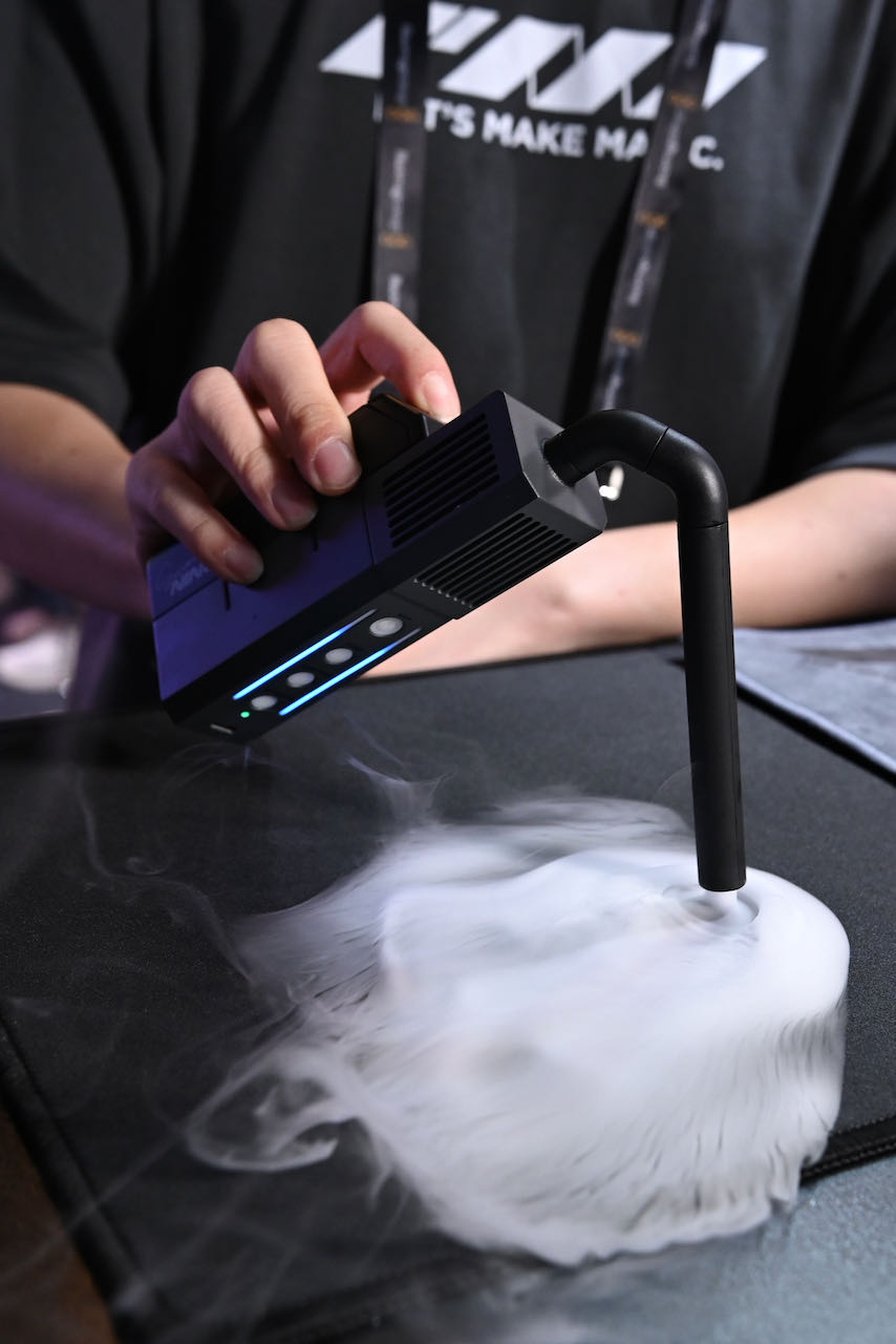 SmokeNINJA Portable Smoke Machine - Newsshooter