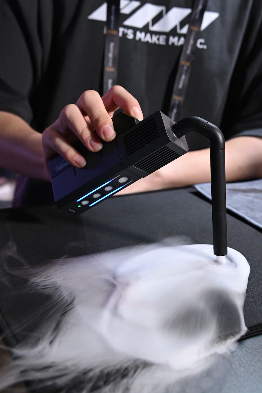 SmokeNINJA Portable Smoke Machine - Newsshooter
