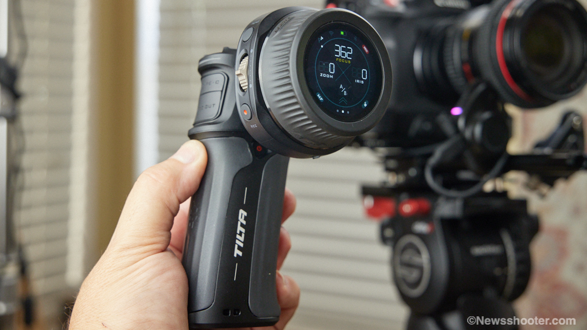 Nano II Battery Grip - Newsshooter