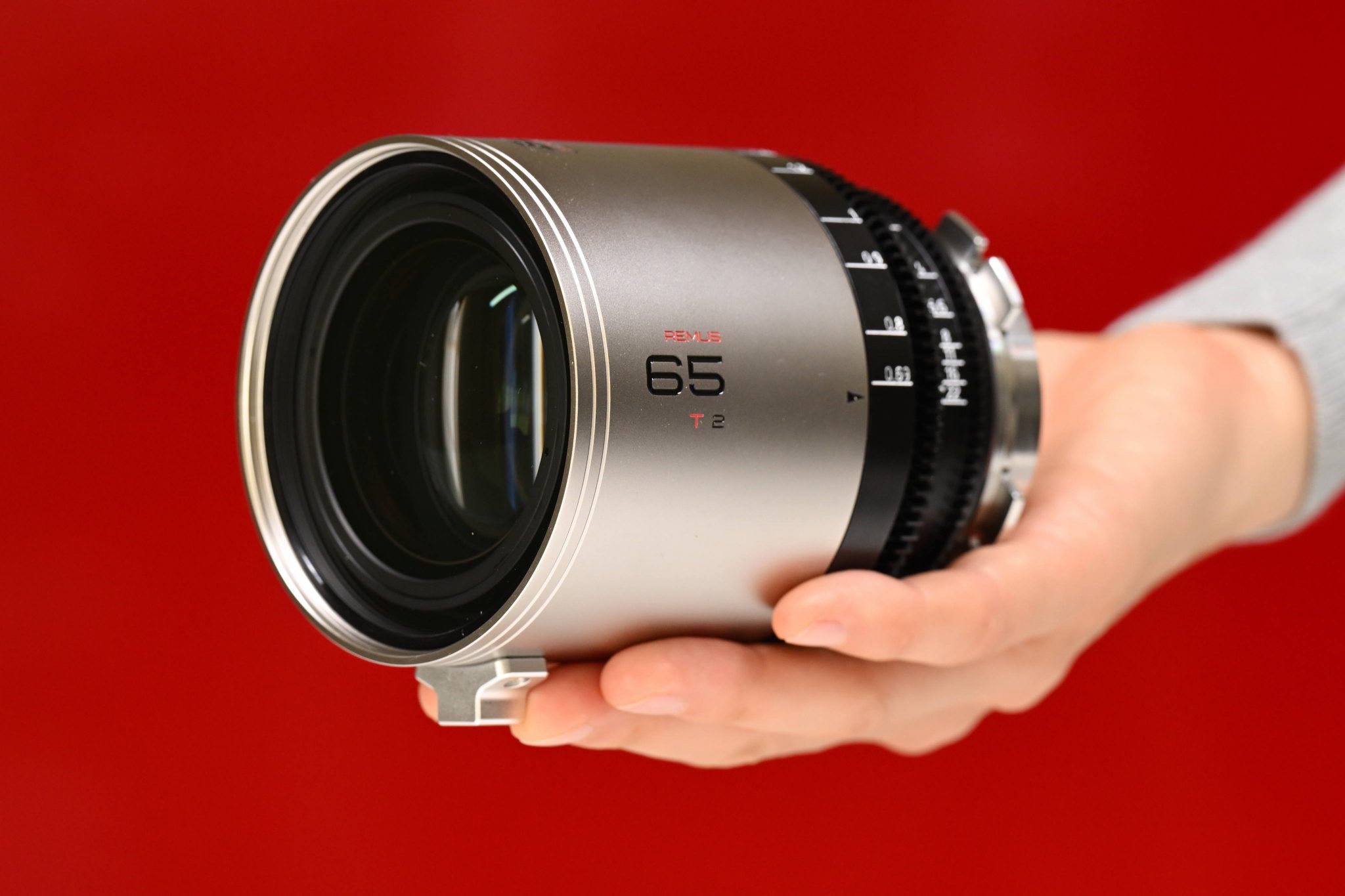 Blazar Remus S35 35mm T1.6 1.5x Anamorphic lens Review - Newsshooter