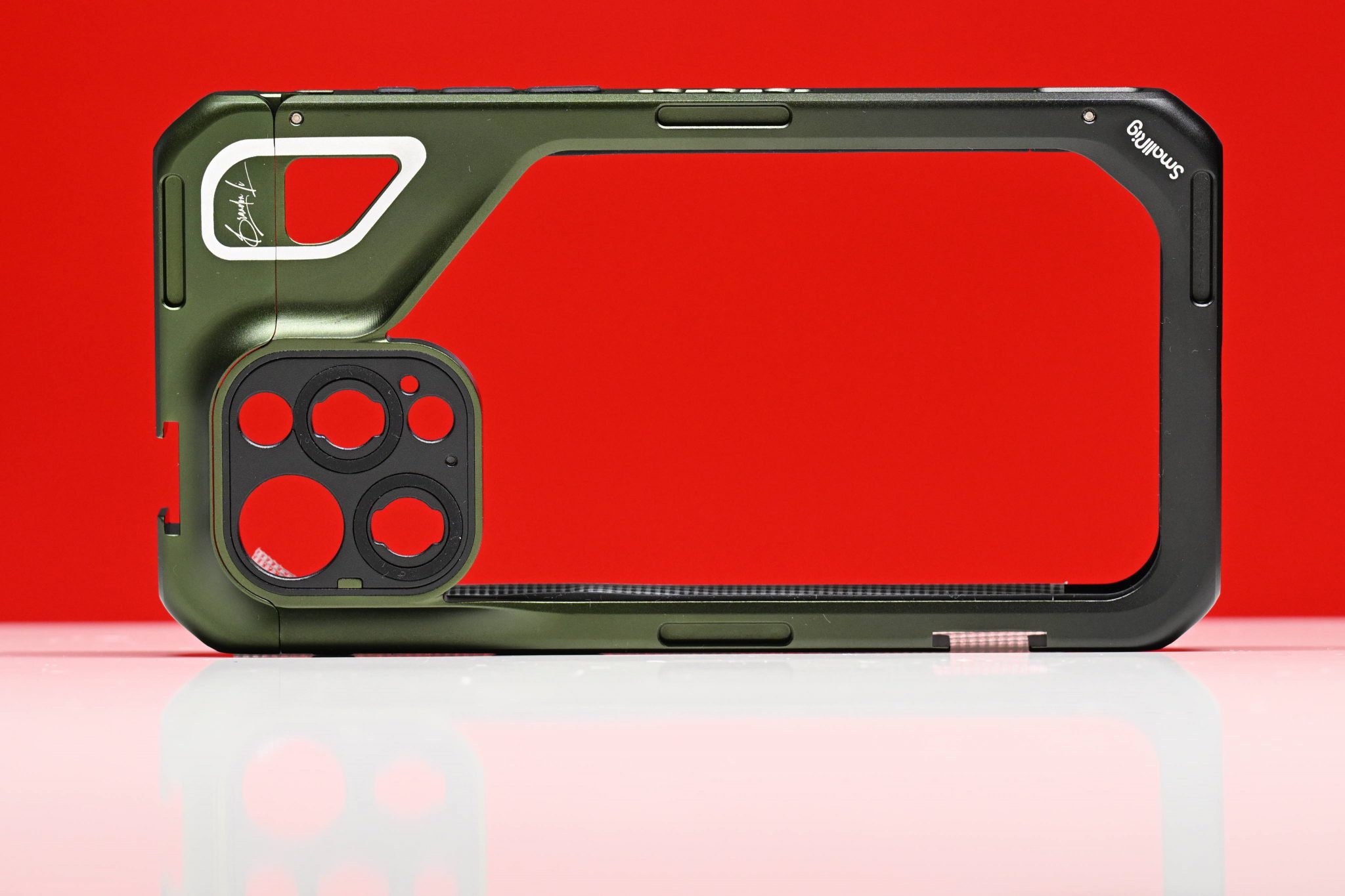 SmallRig Special Edition Mobile Cage kit for the iPhone 15 Pro Max ...