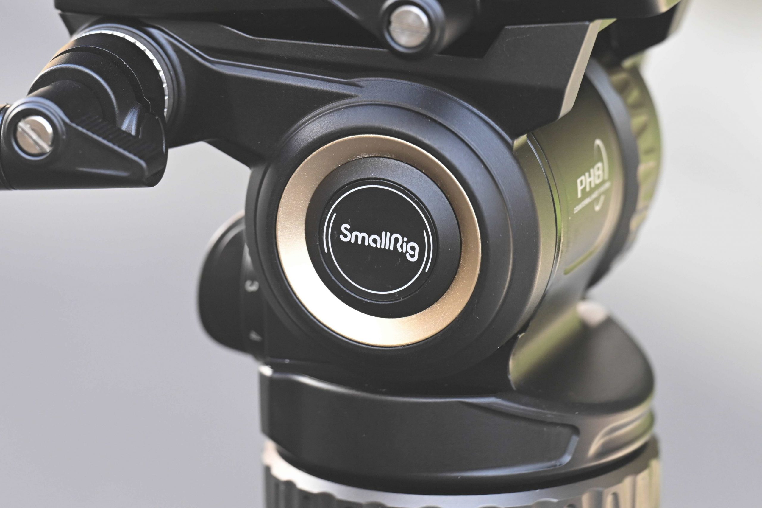 SmallRig PH8 Professional Fluid Head Tripod Kit 4129 - Newsshooter