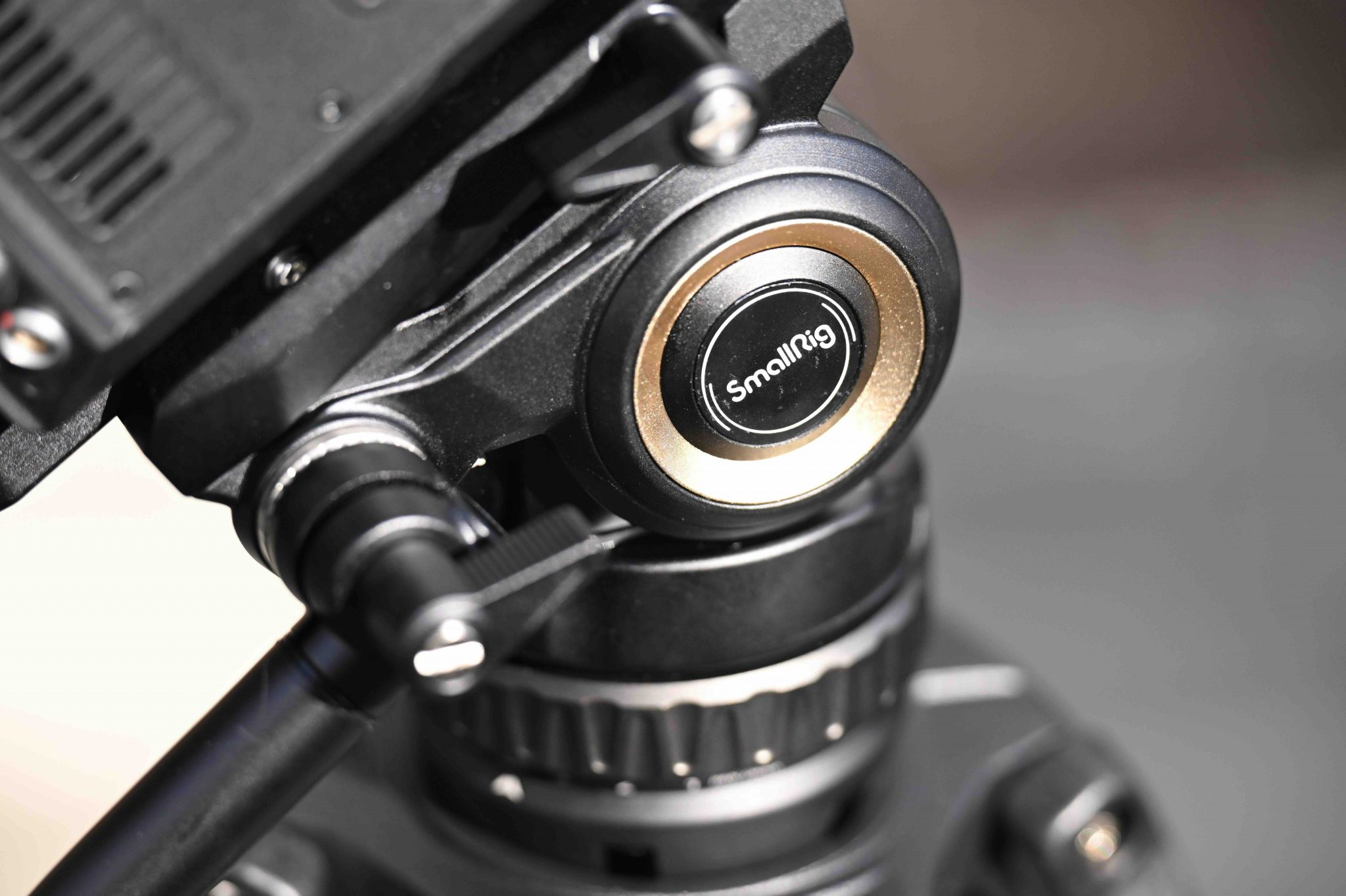 SmallRig AD-Pro 8 Professional Fluid Head Tripod Kit Review - Newsshooter