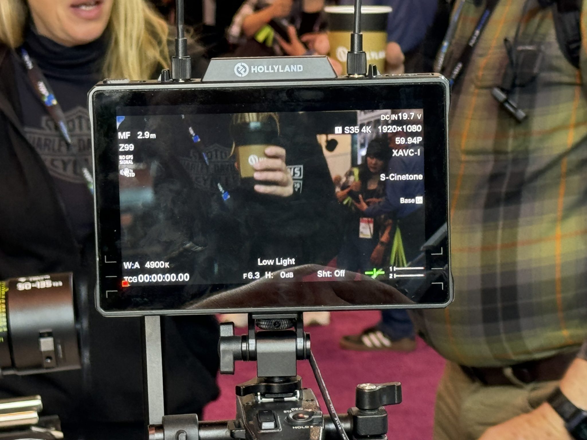 Hollyland PYRO 7" RX/TX Monitor - Newsshooter