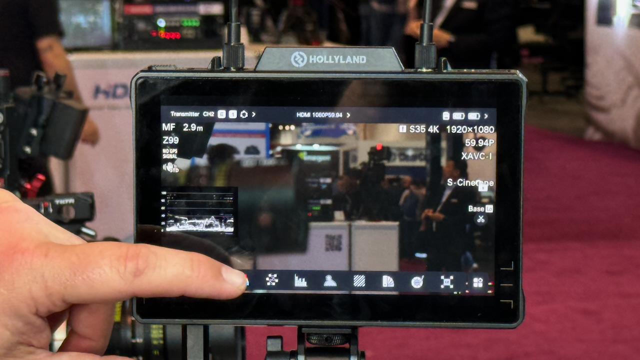 Hollyland PYRO 7" RX/TX Monitor - Newsshooter