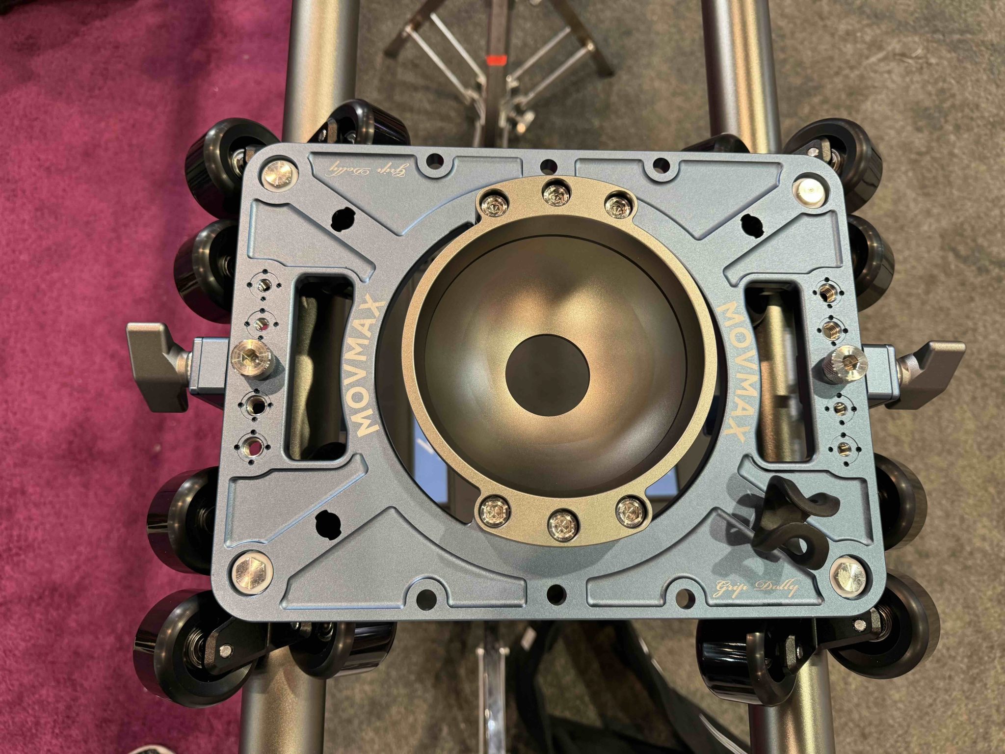 MOVMAX Grip Dolly - Newsshooter