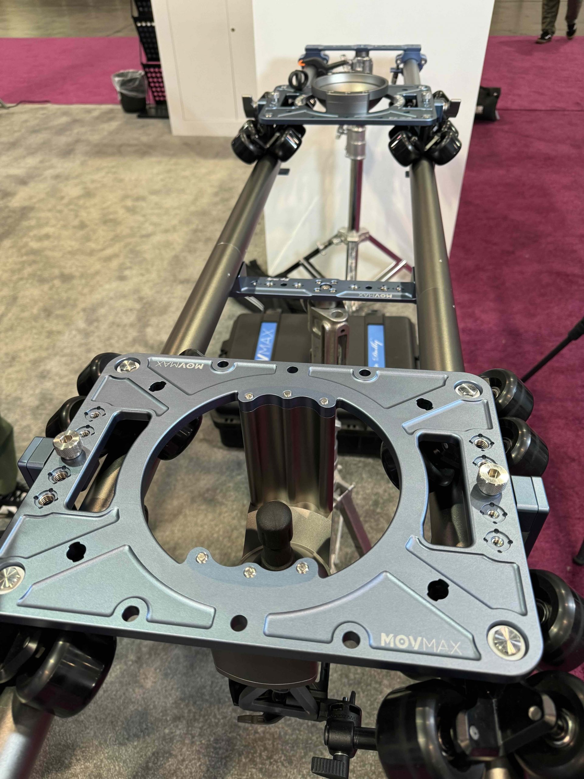 MOVMAX Grip Dolly - Newsshooter
