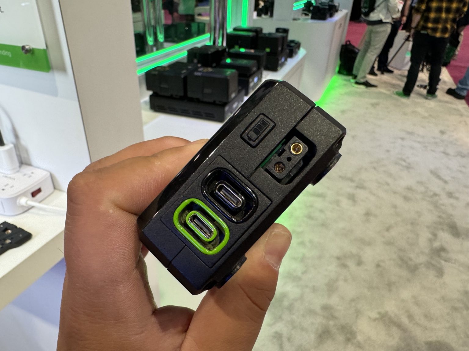 Core SWX Powerbase Edge Snap 49wh SMART Stacking battery pack First ...