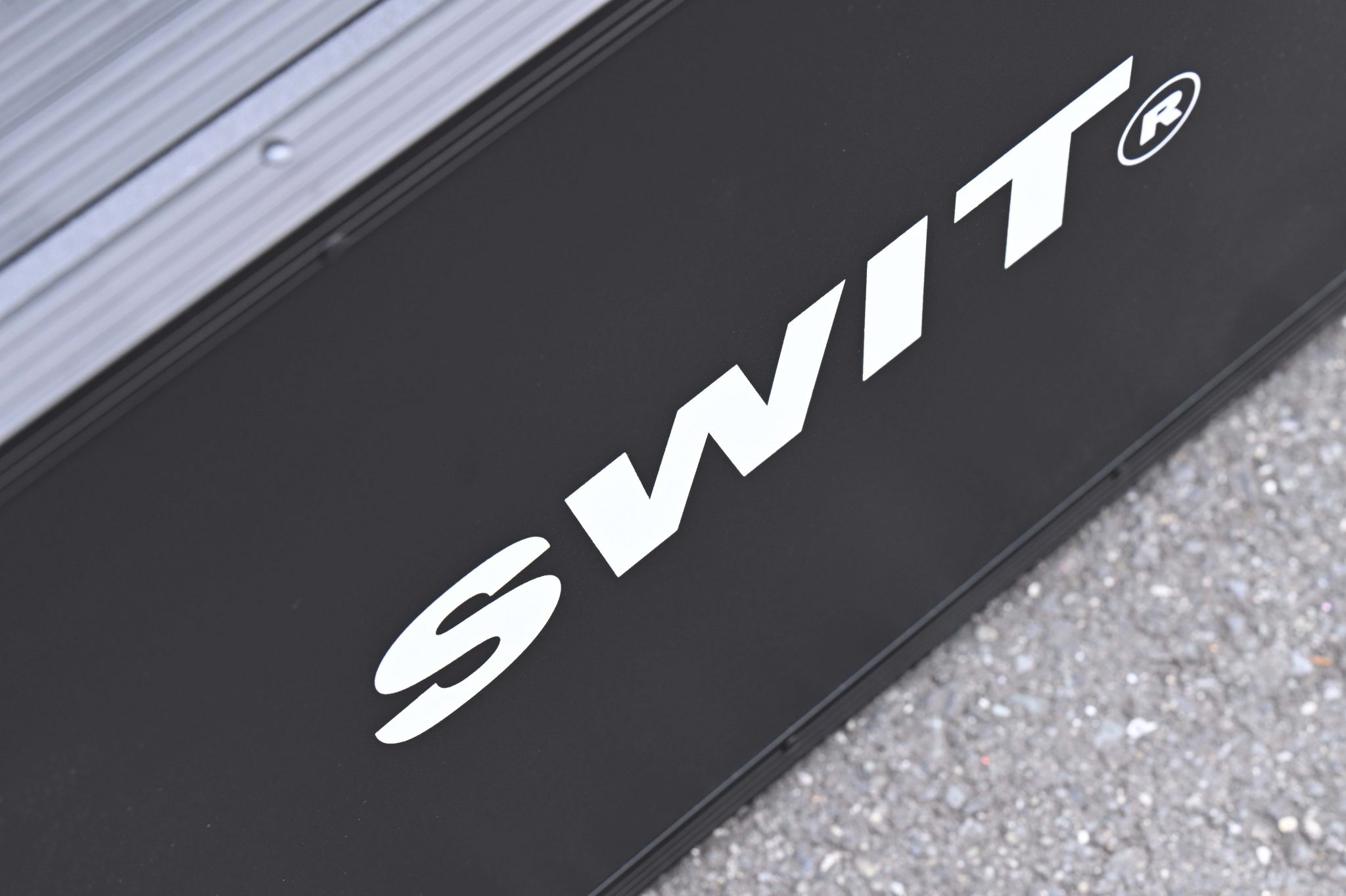 SWIT FM-215HDR 21.5-inch QLED Panel Review - Newsshooter