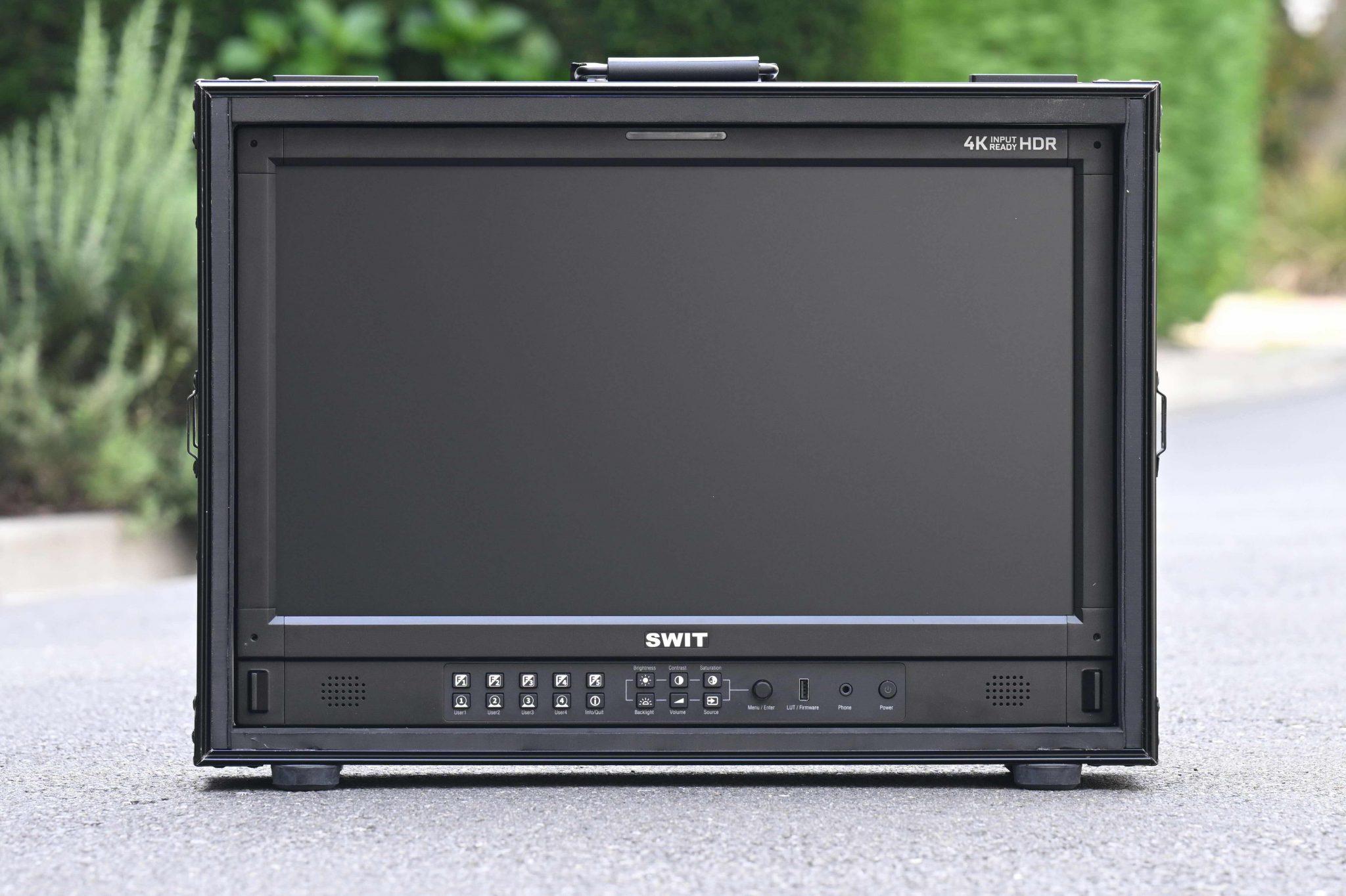 SWIT FM-215HDR 21.5-inch QLED Panel Review - Newsshooter