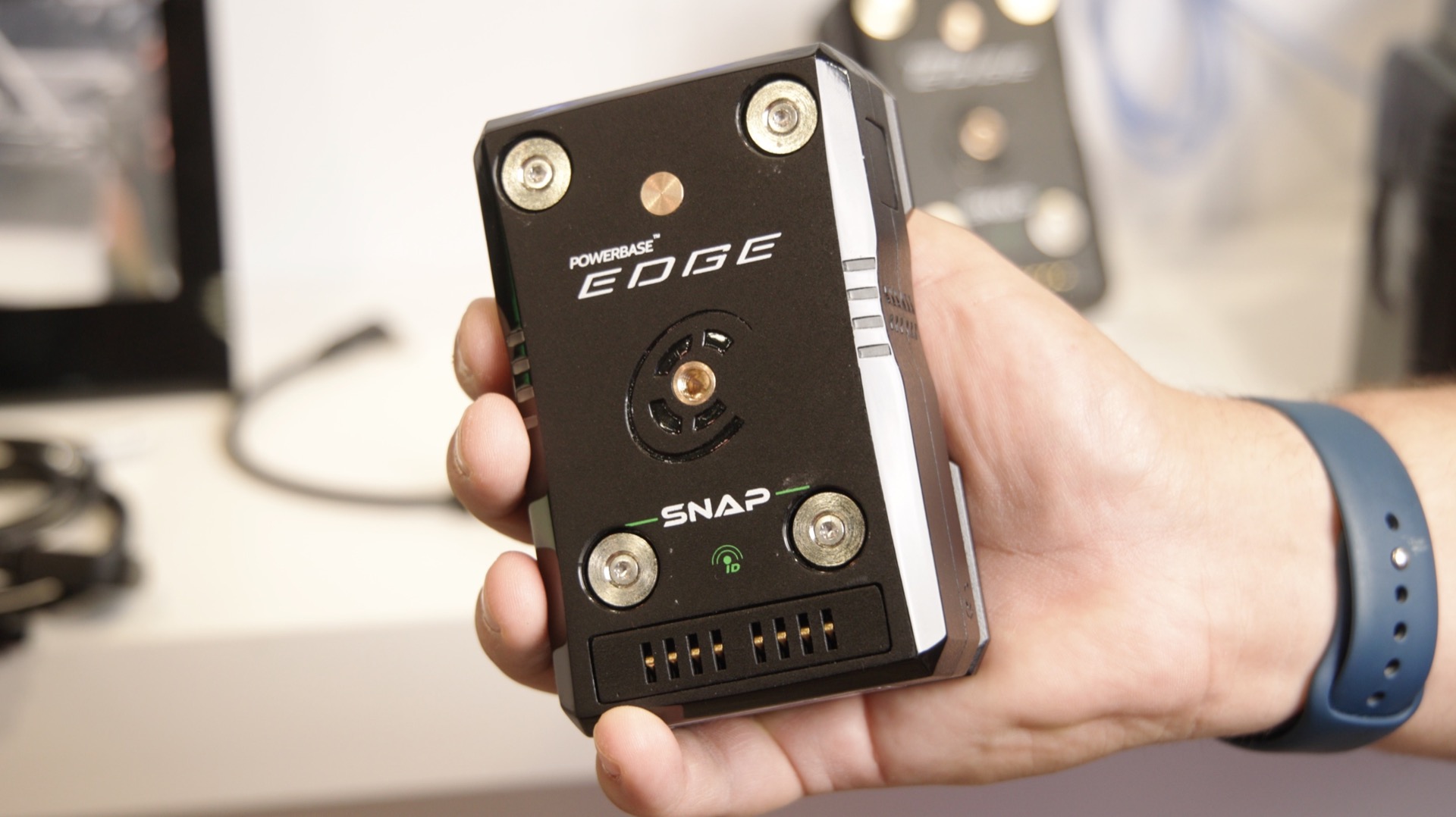 Core SWX Powerbase Edge Snap 49wh SMART Stacking battery pack First ...