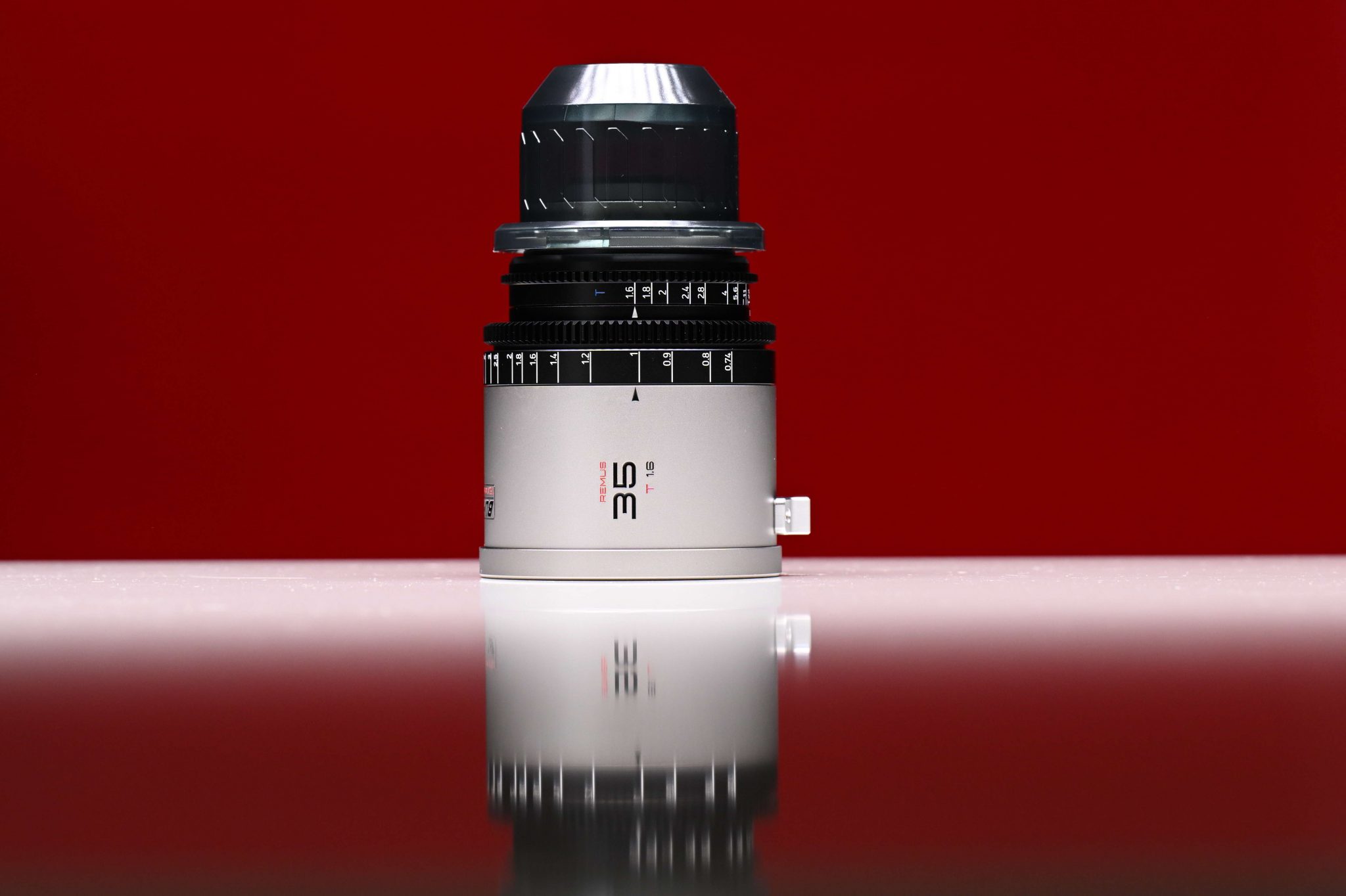 Blazar Remus S35 35mm T1.6 1.5x Anamorphic lens Review - Newsshooter