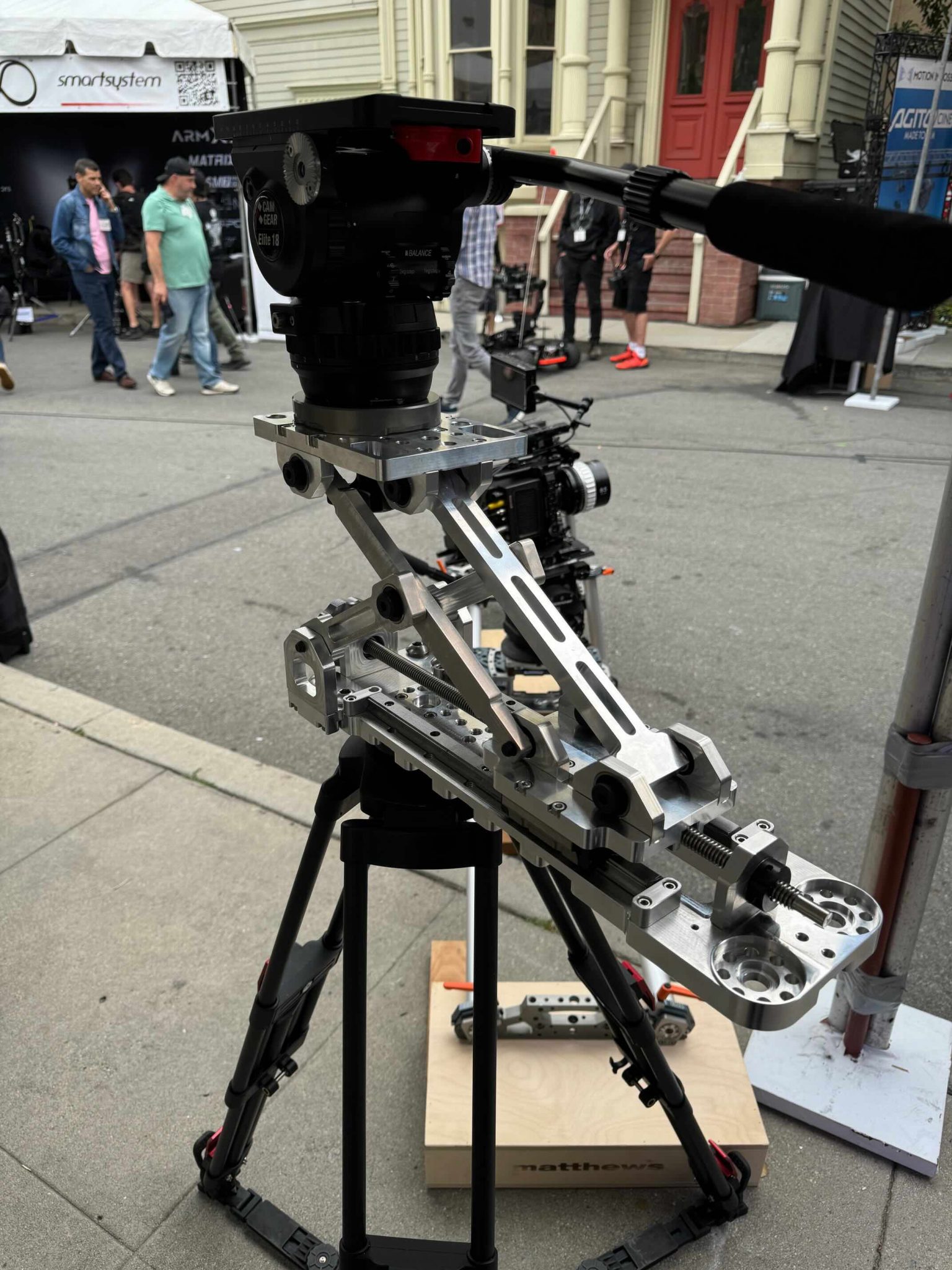 MYT Works Constellation Shooting Star & Verti-Lift - Newsshooter