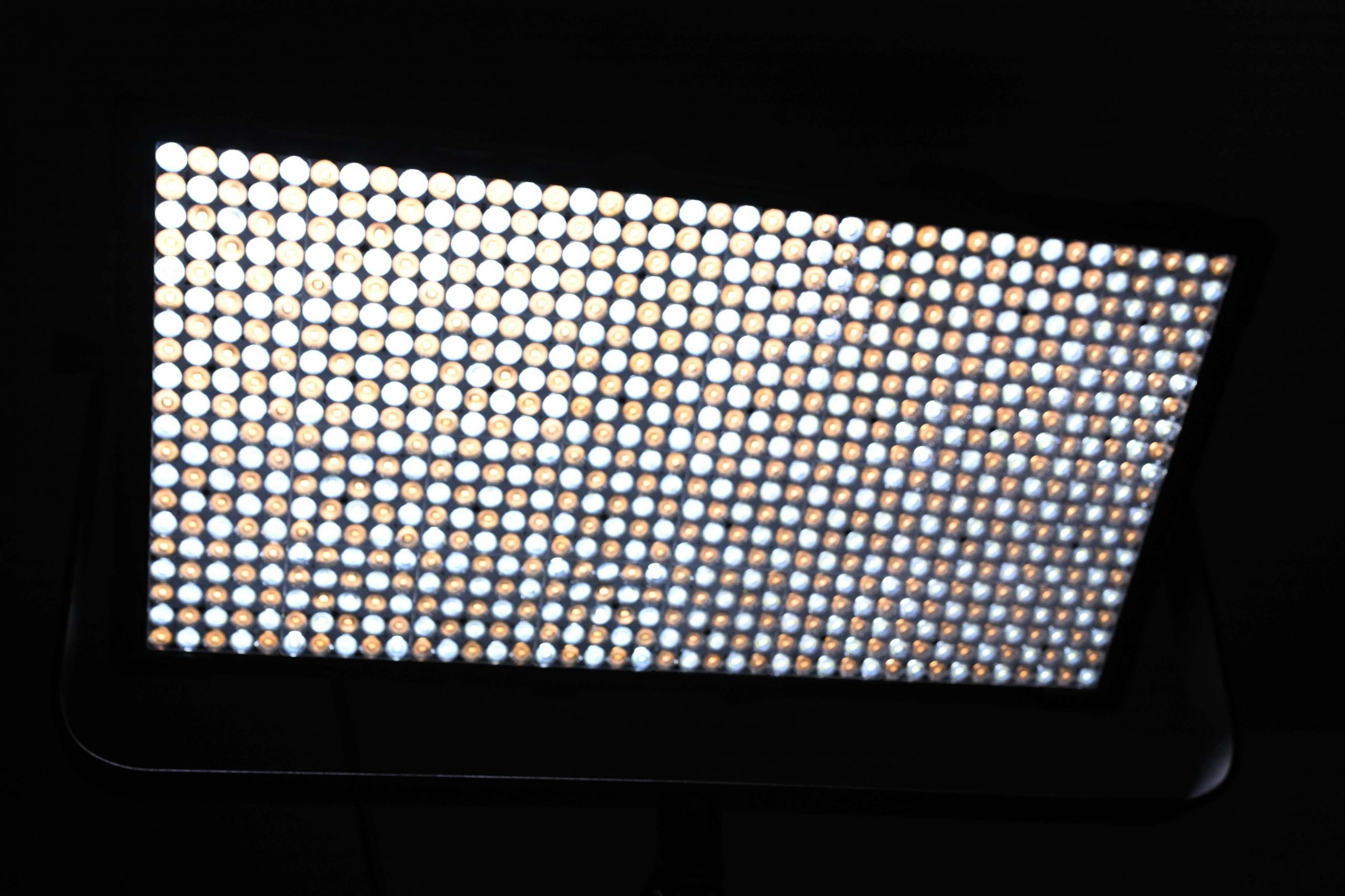 Lupo SuperpanelPro Dual Color Hard 60 7590 - Newsshooter