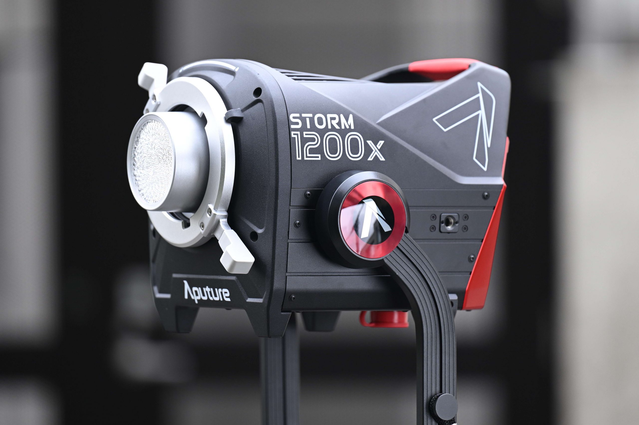 Aputure STORM 1200x 12261 - Newsshooter