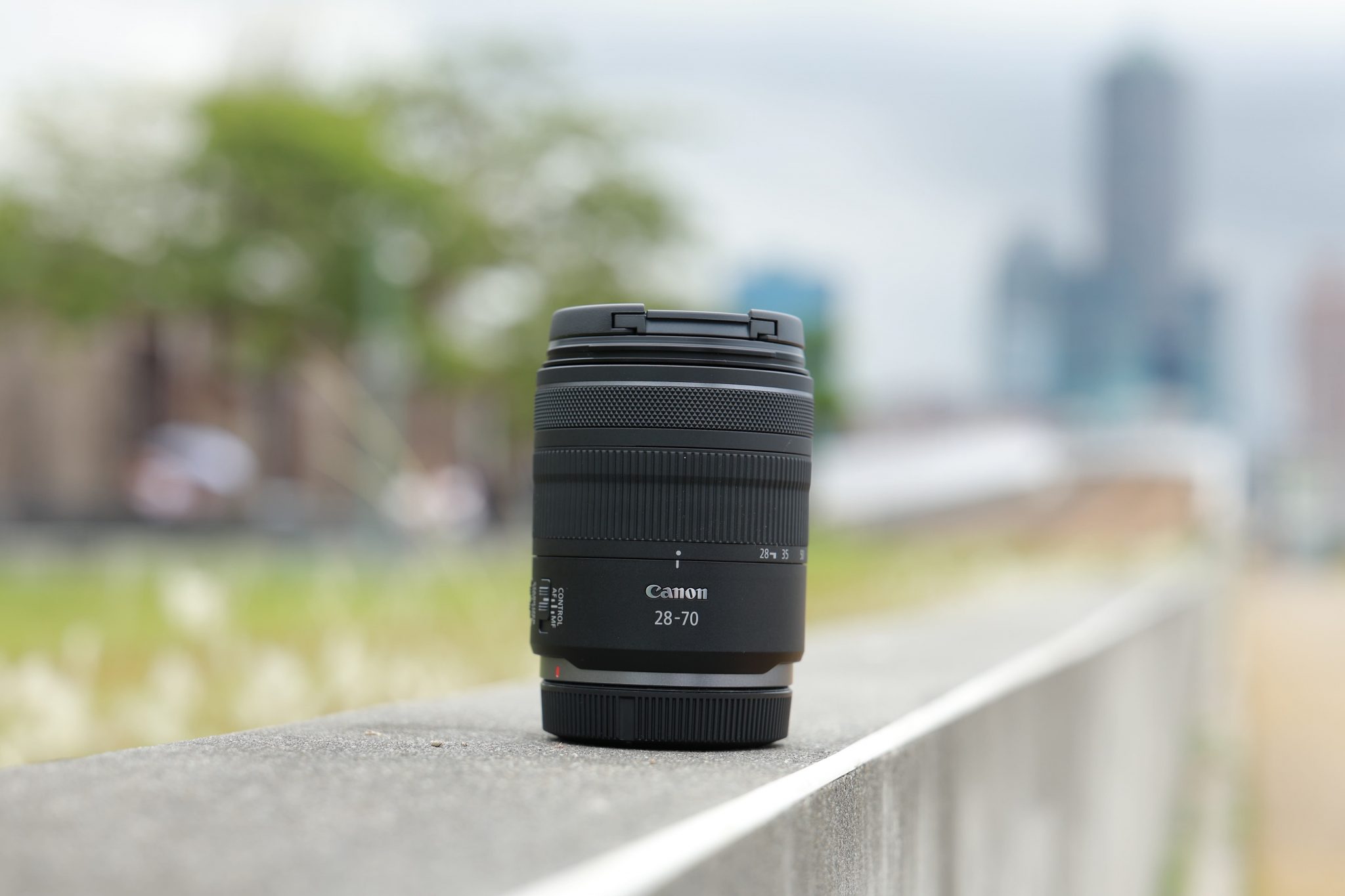 Overview Of The Canon Rf16 28mm F2 8 Is Stm Rf28 70mm F2 8 Is Stm Lenses Newsshooter
