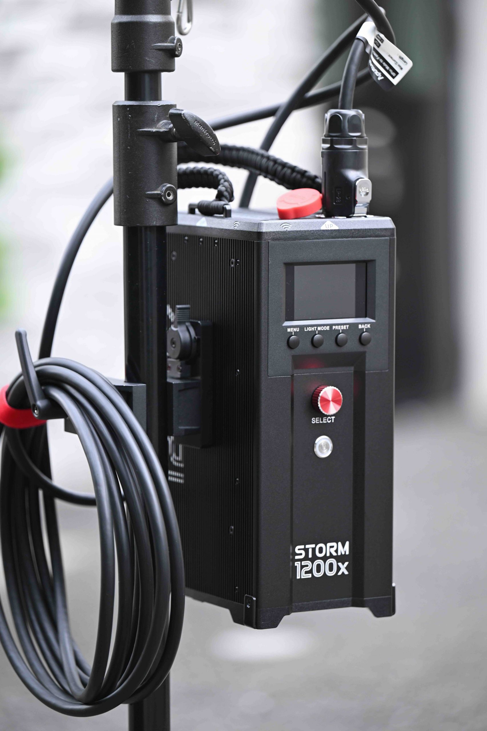 Aputure STORM 1200x 12314 - Newsshooter