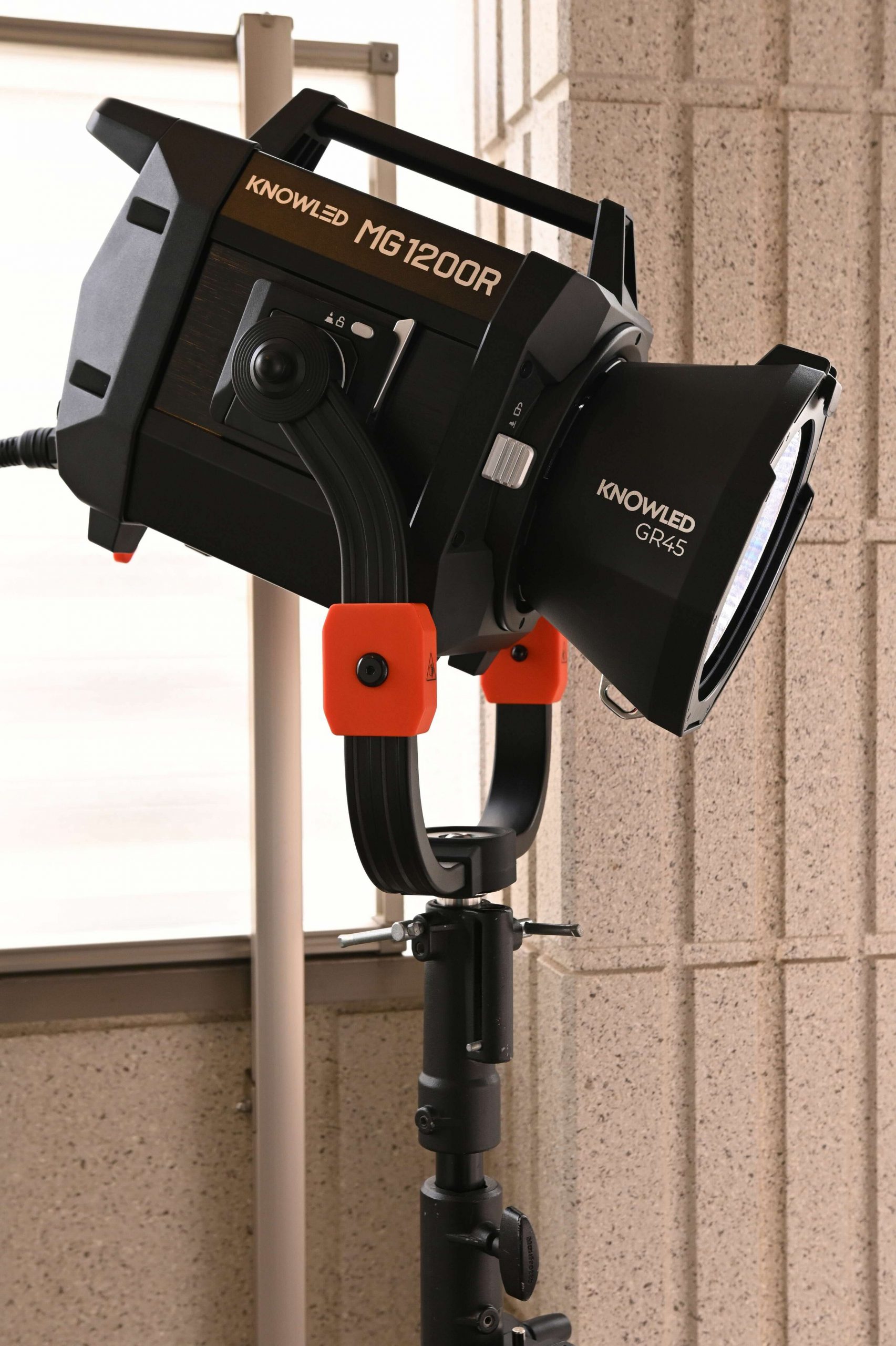 Godox KNOWLED MG1200R RGB LED Monolight 14475 - Newsshooter