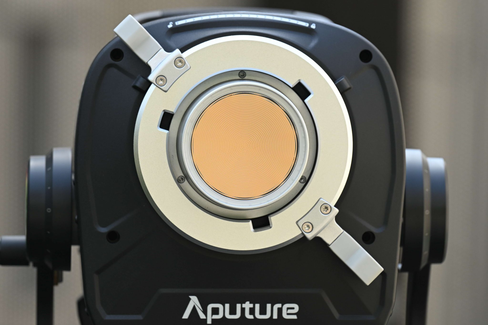 Aputure STORM 1000c Review - Newsshooter