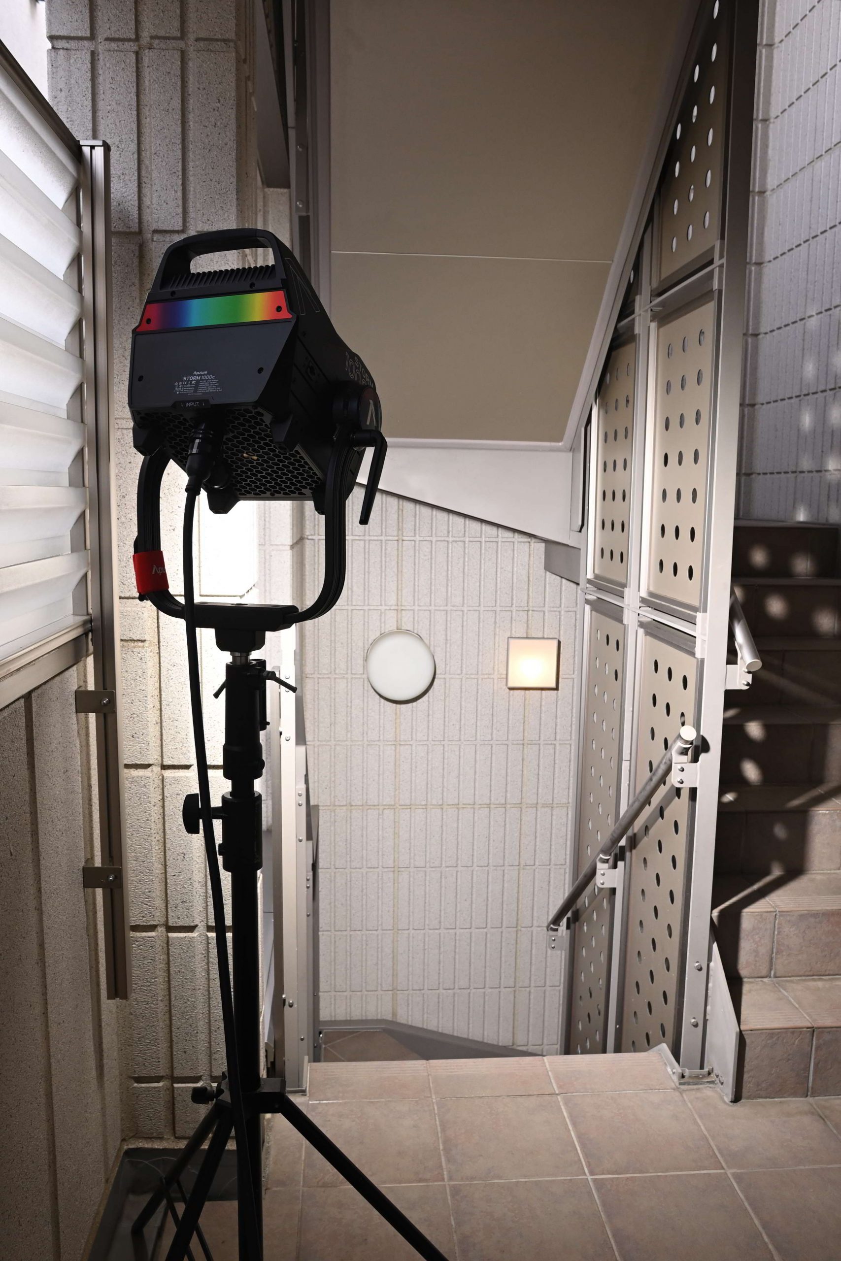 Aputure STORM 1000c 20044 - Newsshooter