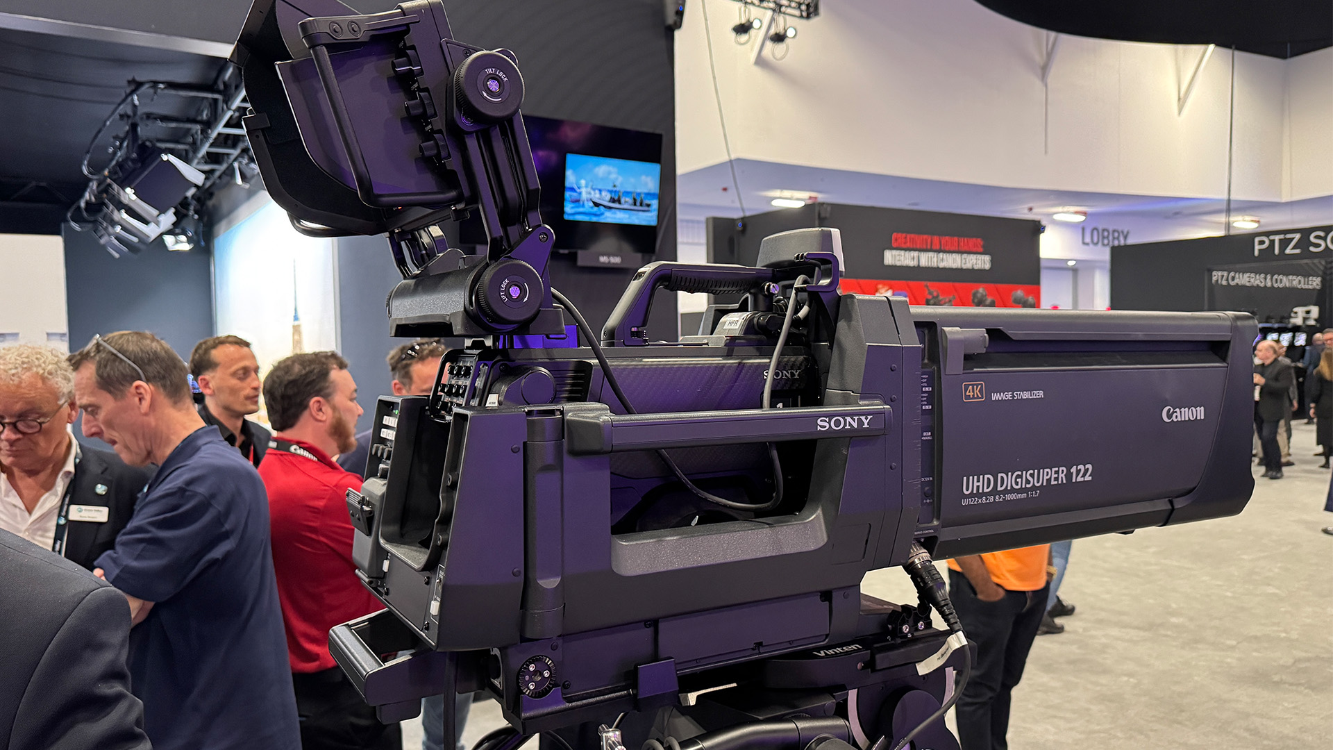 Canon UHD-DIGISUPER 122 'Novel Look' lens First Look NAB 2025 - Newsshooter