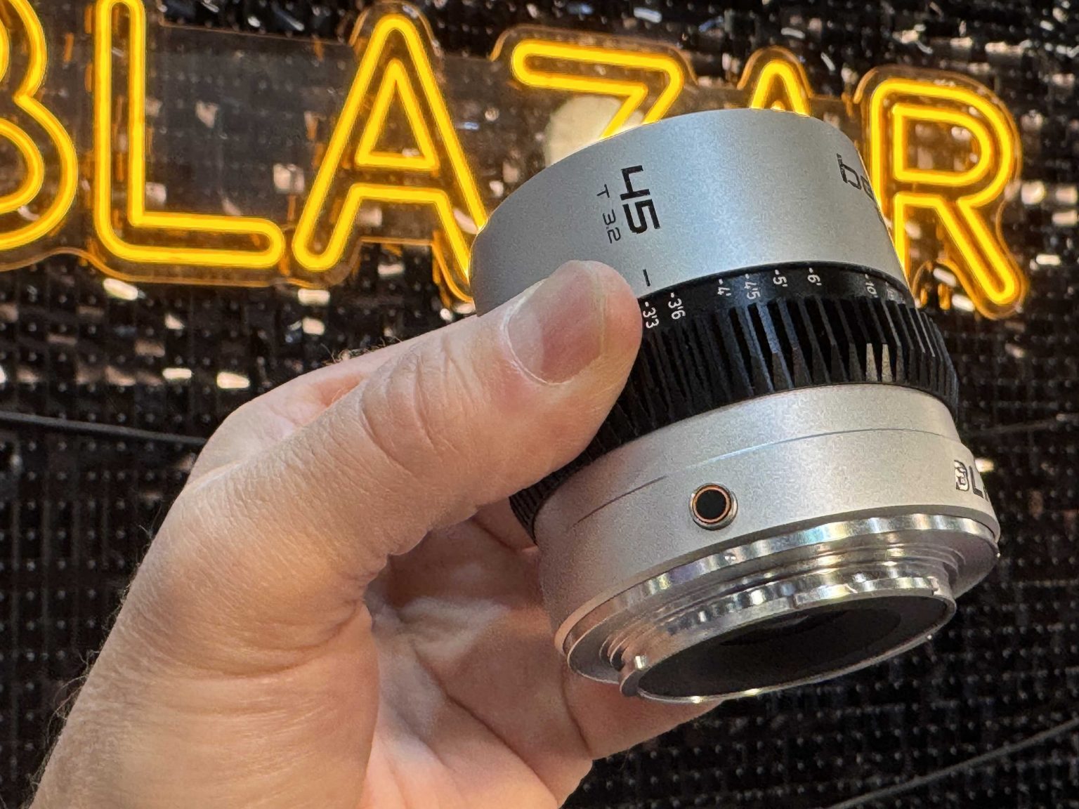 Blazar Lens Beetle 45mm T3.2 1.33x Anamorphic Lens First Look - Newsshooter