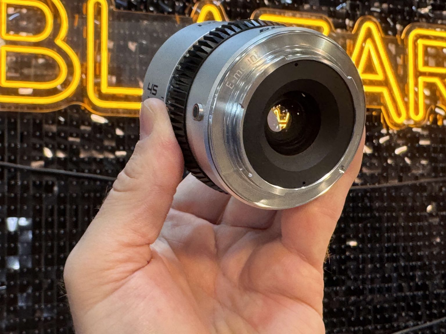 Blazar Lens Beetle 45mm T3.2 1.33x Anamorphic Lens First Look - Newsshooter