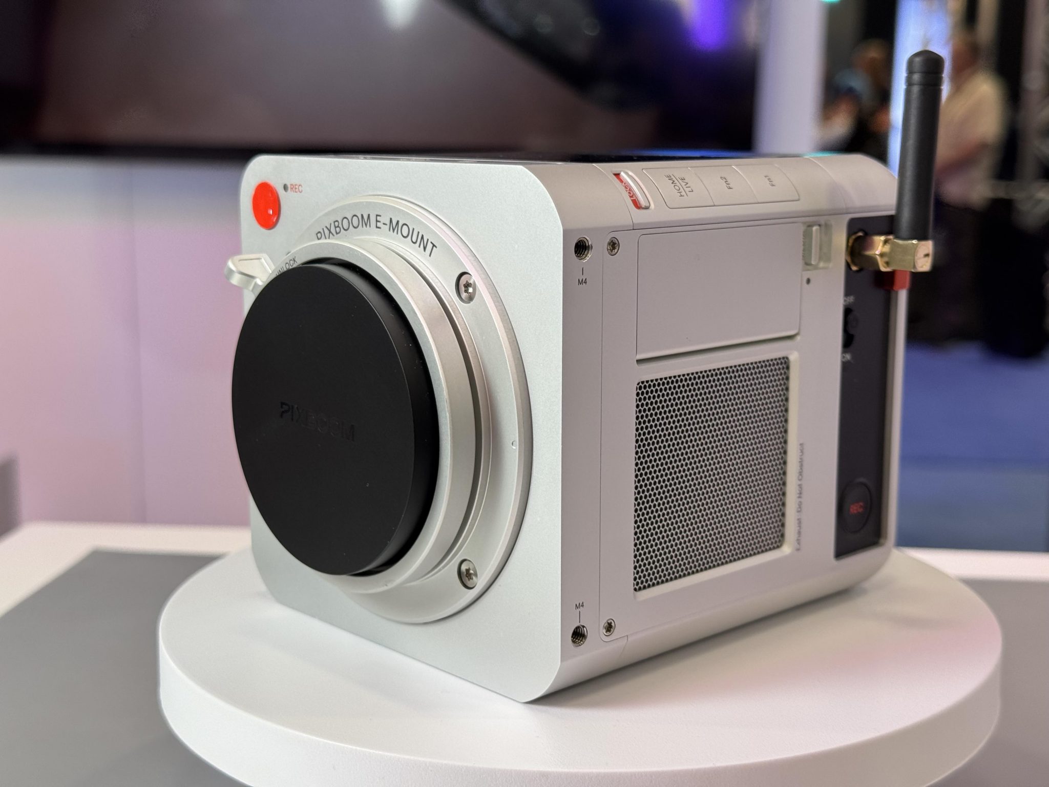Pixboom Spark high-speed cinema camera– 4.6K Open Gate 3:2 at 670 fps for $7,999 USD - Newsshooter