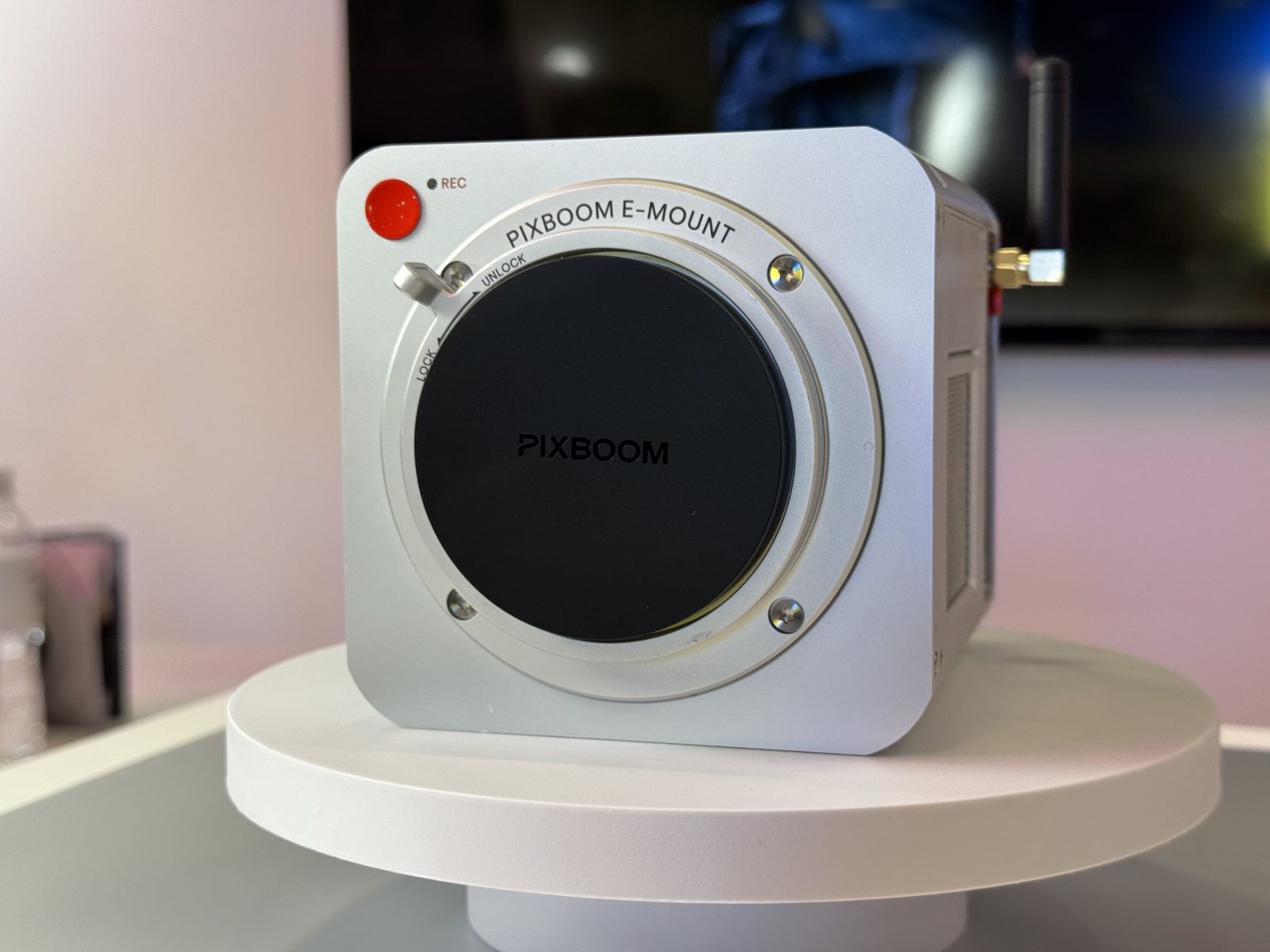 PIXBOOM Spark High Speed camera– 4K 1000fps, & 2K 1800fps - Newsshooter